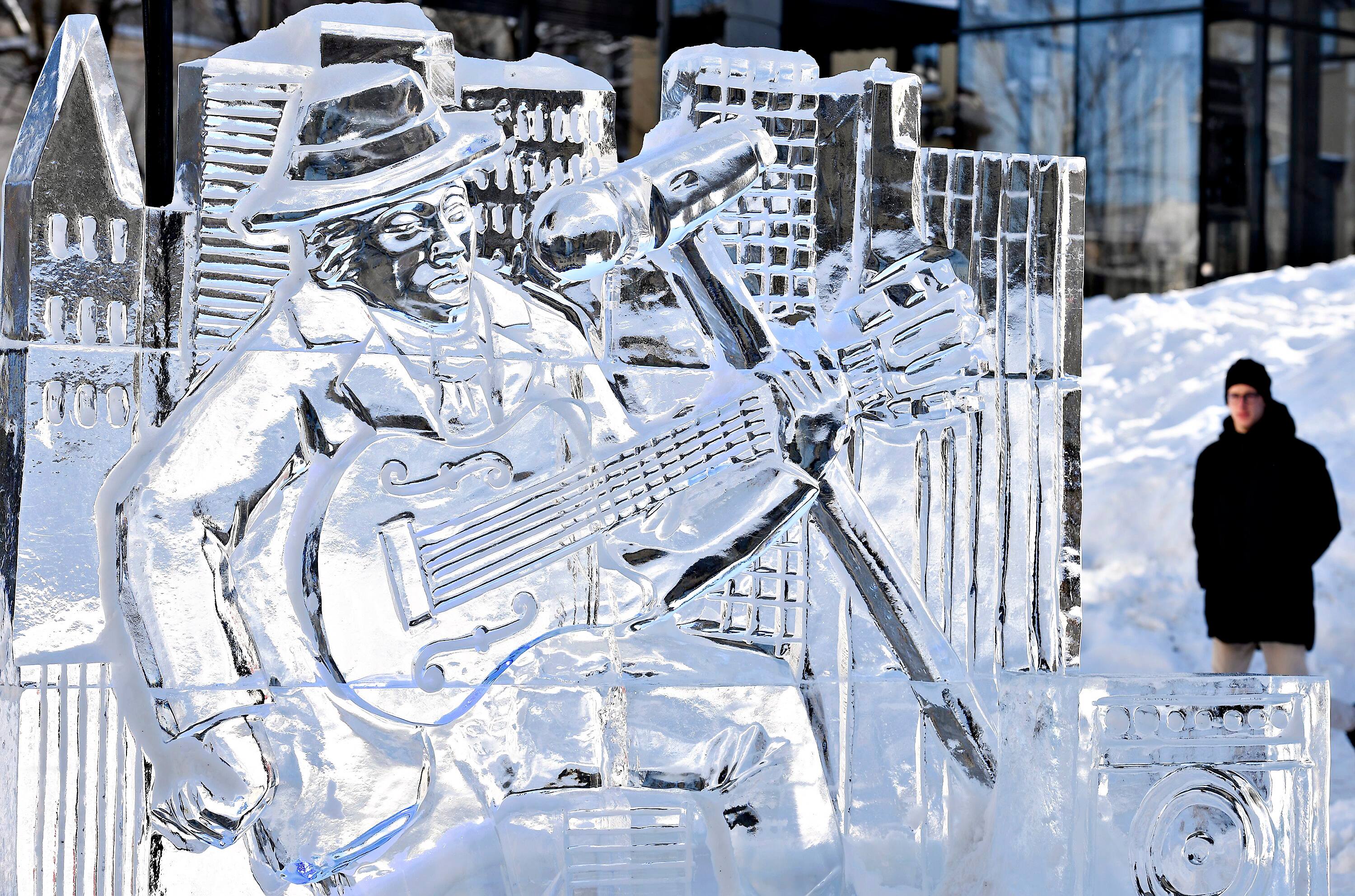 [EN IMAGES] Carnaval de Québec: une centaine de sculptures de glace ...