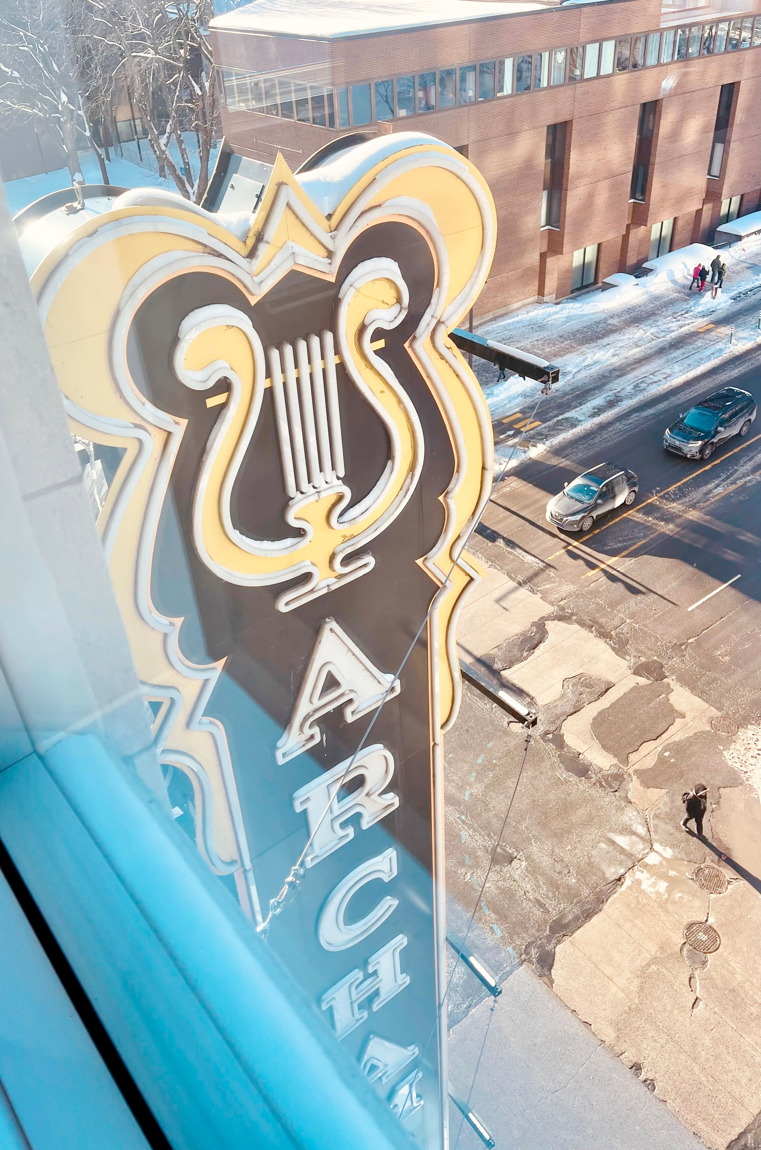 Fermeture du Archambault sur la rue Berri: des employés tristes (mais ...