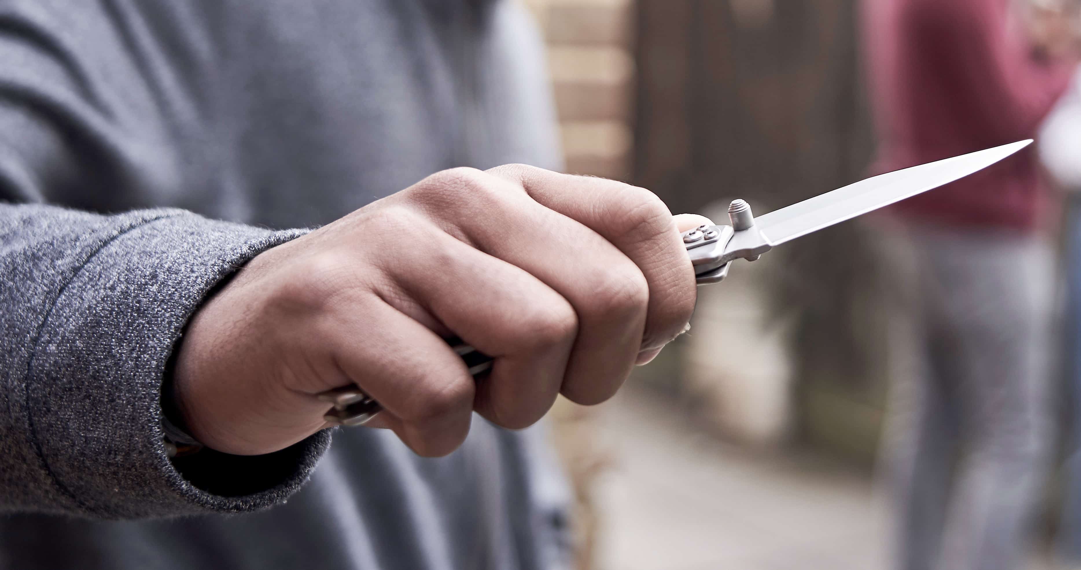 Menaces, couteaux et agressions verbales: la violence dans les écoles a ...