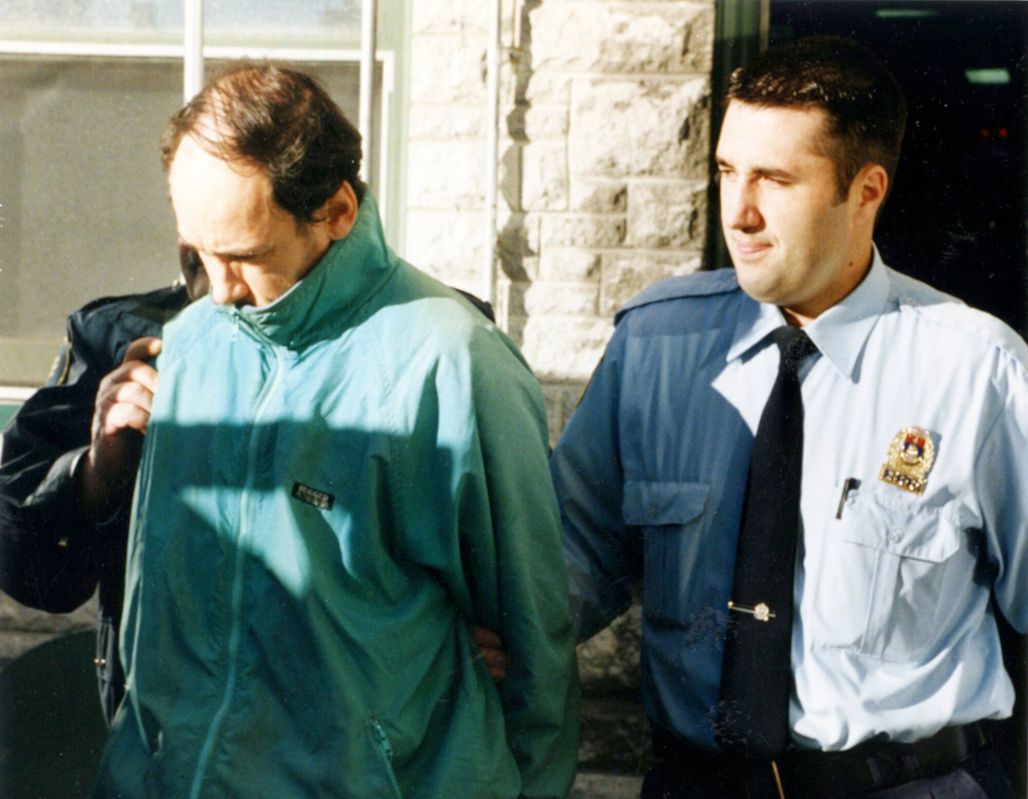 «Un cafouillage plus grand que nature»: un prof proxénète sort de ...