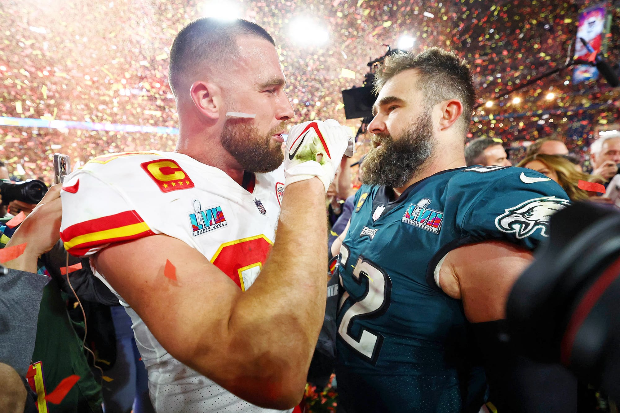 Super Bowl LVII: les frères Travis et Jason Kelce vivent des sentiments ...