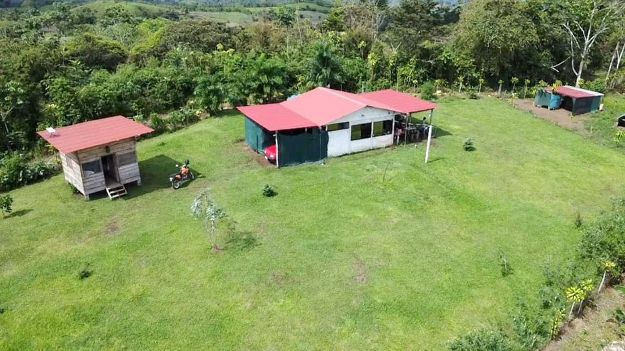 Malgré les embûches, ils délaissent le Québec pour leur maison rêvée au ...