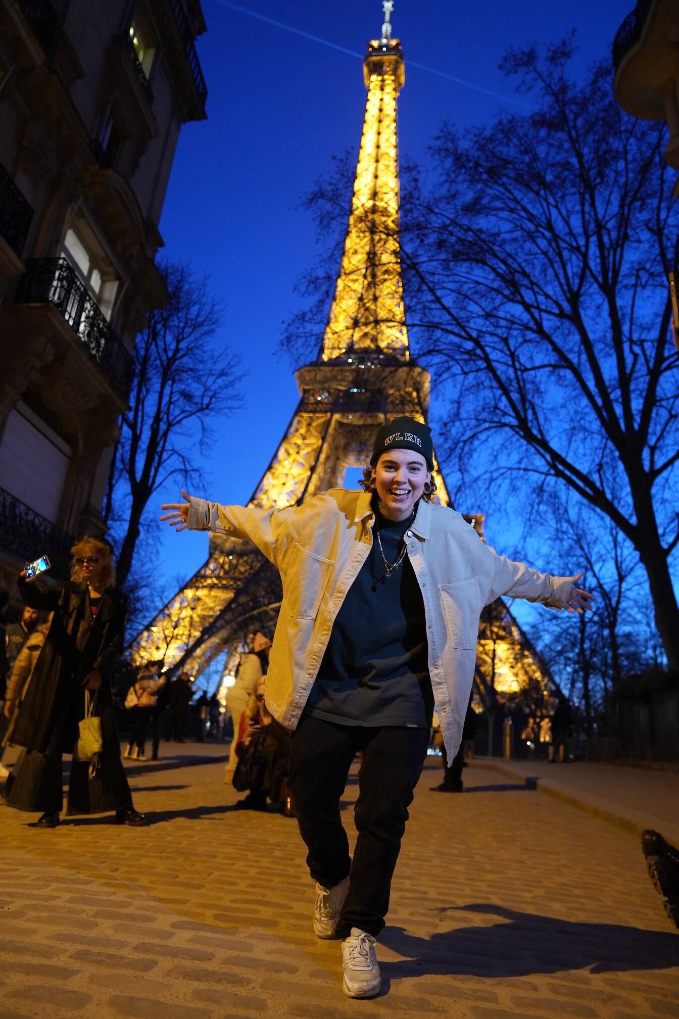 Roxane Bruneau en mode séduction: la chanteuse québécoise souhaite ...