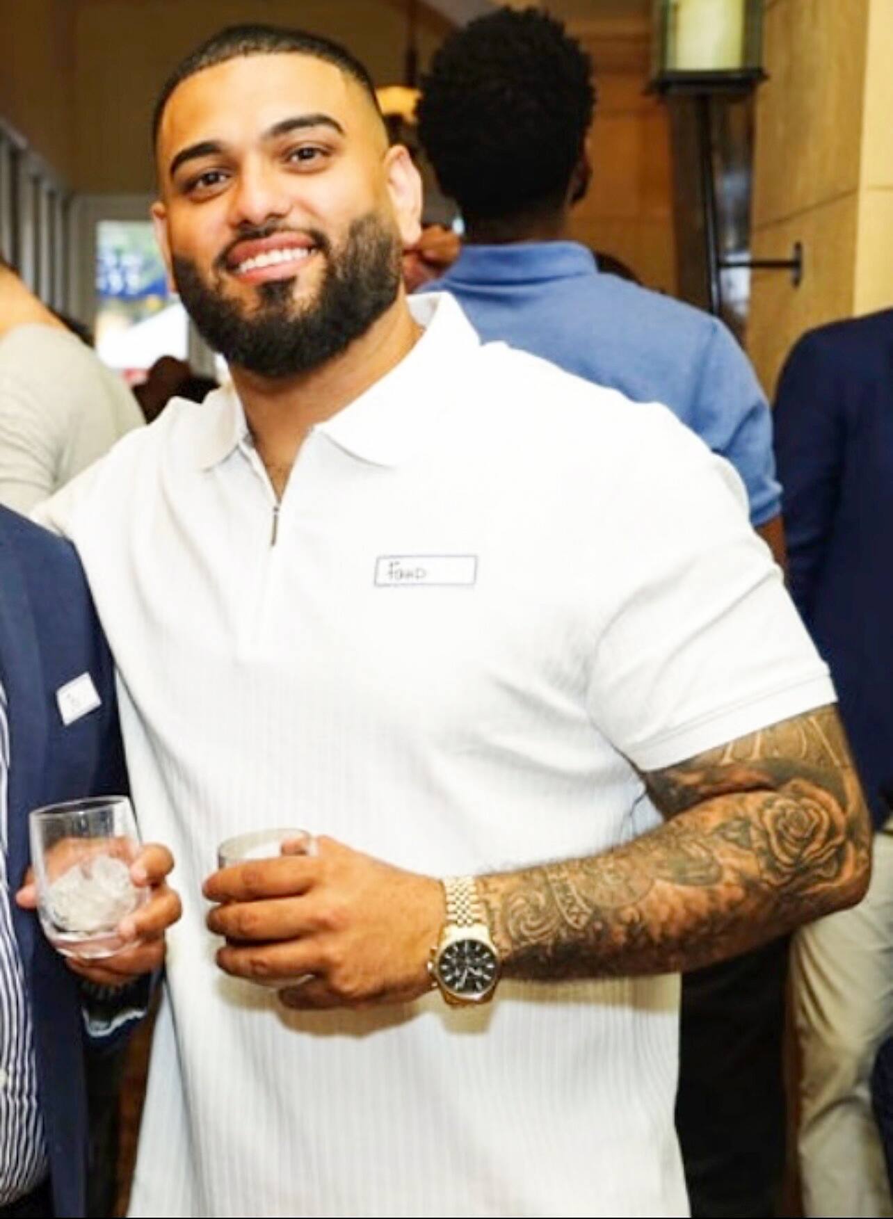 [VIDÉO] Un livreur d’Amazon détruit son colis d’un coup de pied à Laval | JDM