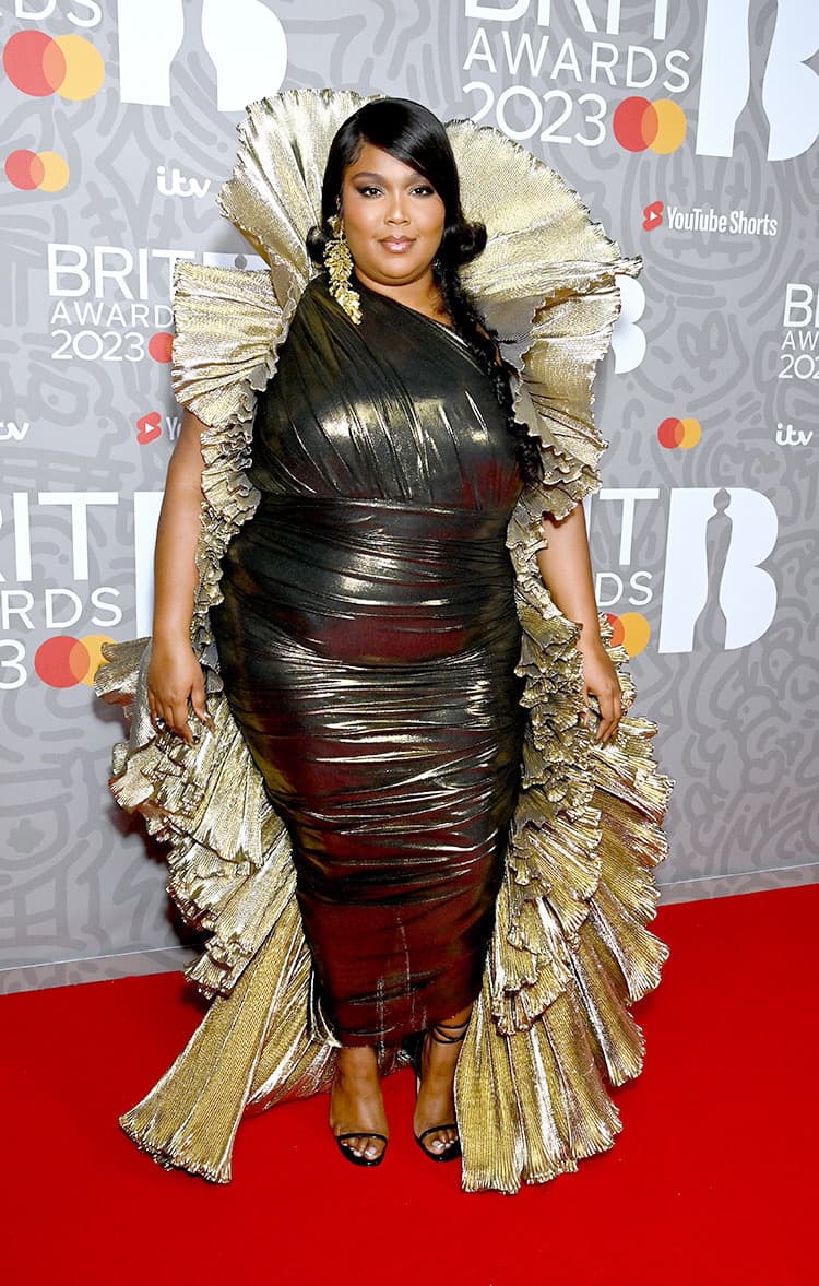 Mode de stars: voici les looks marquants des Brit Awards | JDM