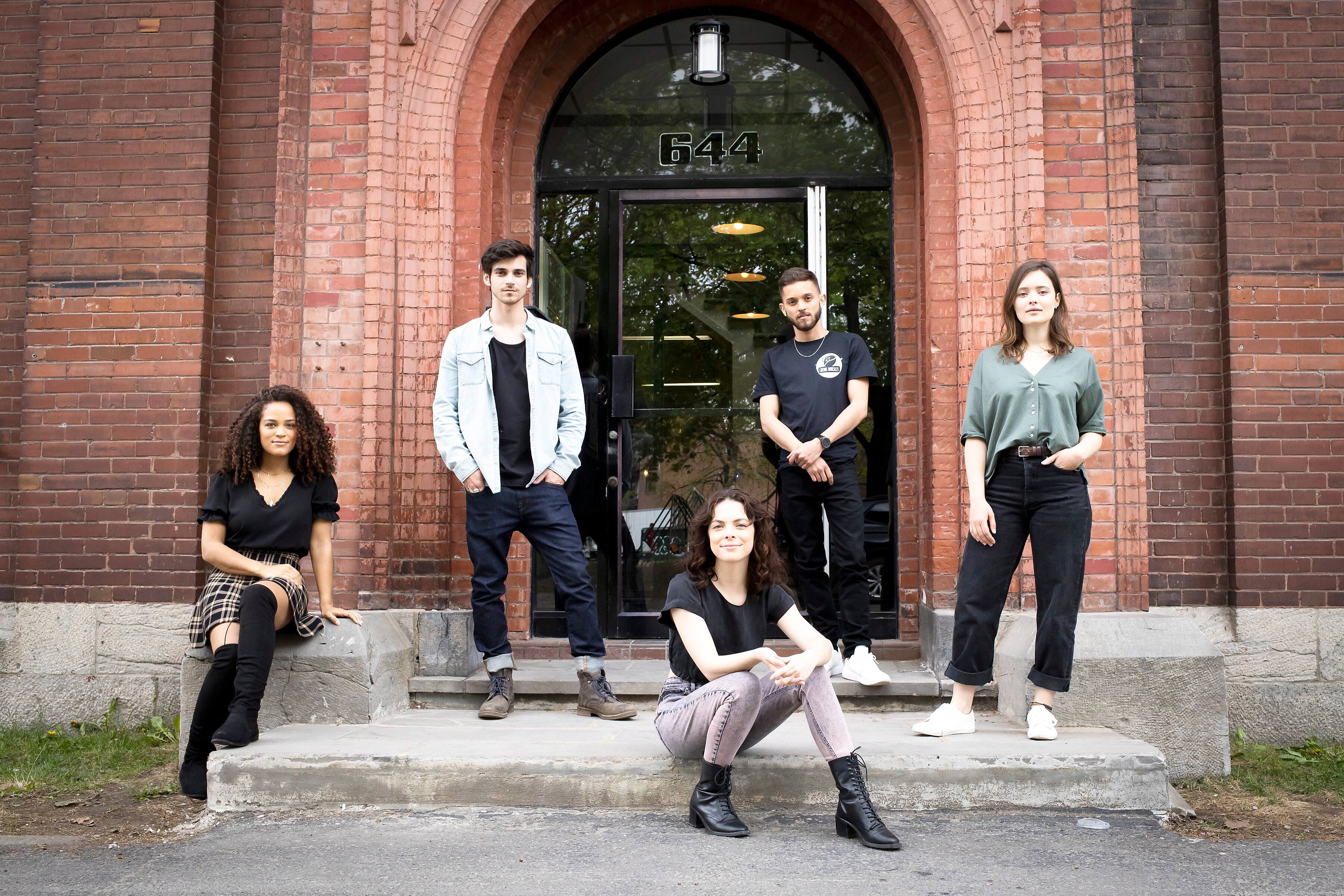 Voici 10 séries avec de belles gangs à écouter pendant la relâche | JDM