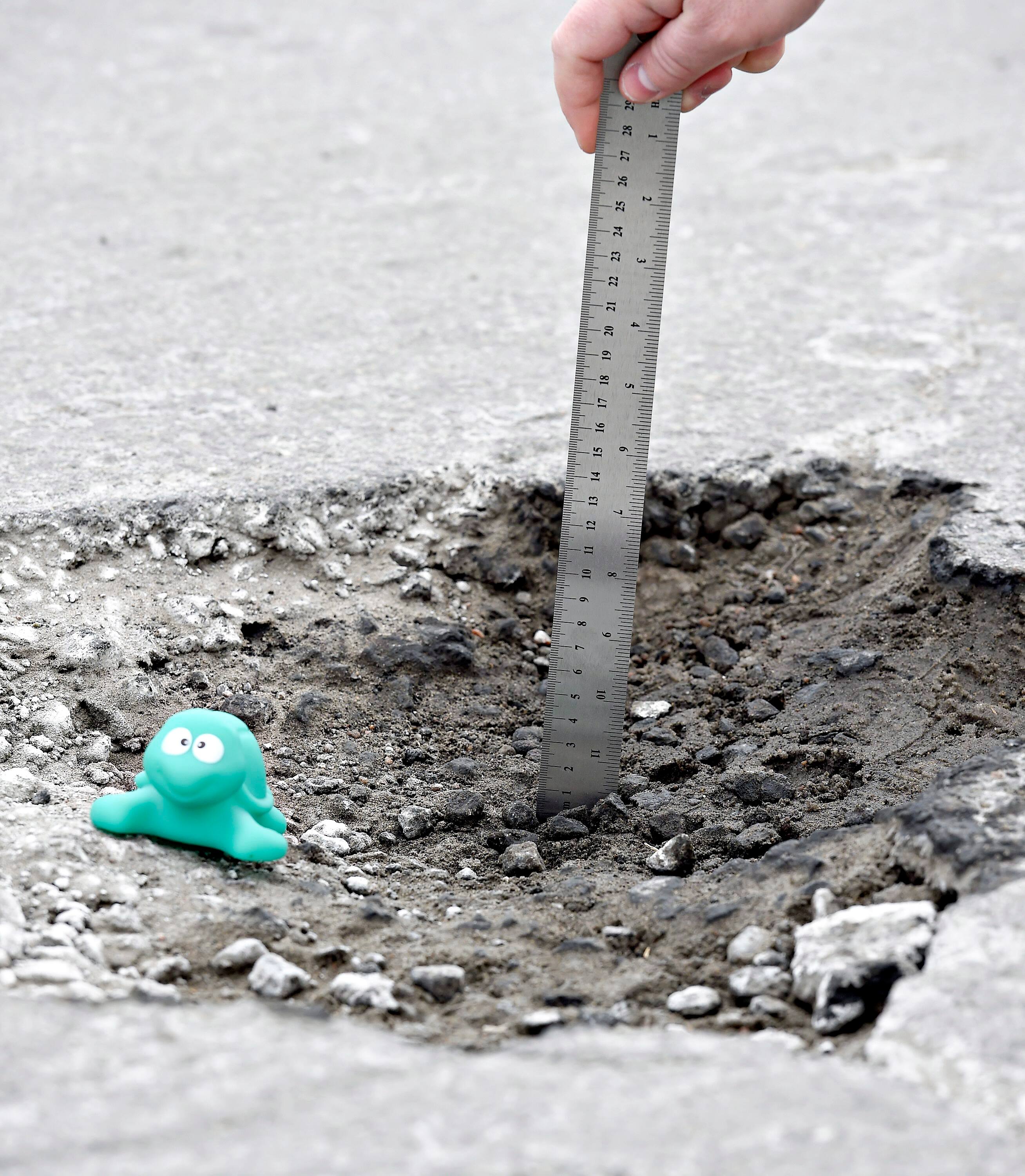 [PHOTOS] La saison des nids-de-poule arrive tôt cette année à Québec | JDQ