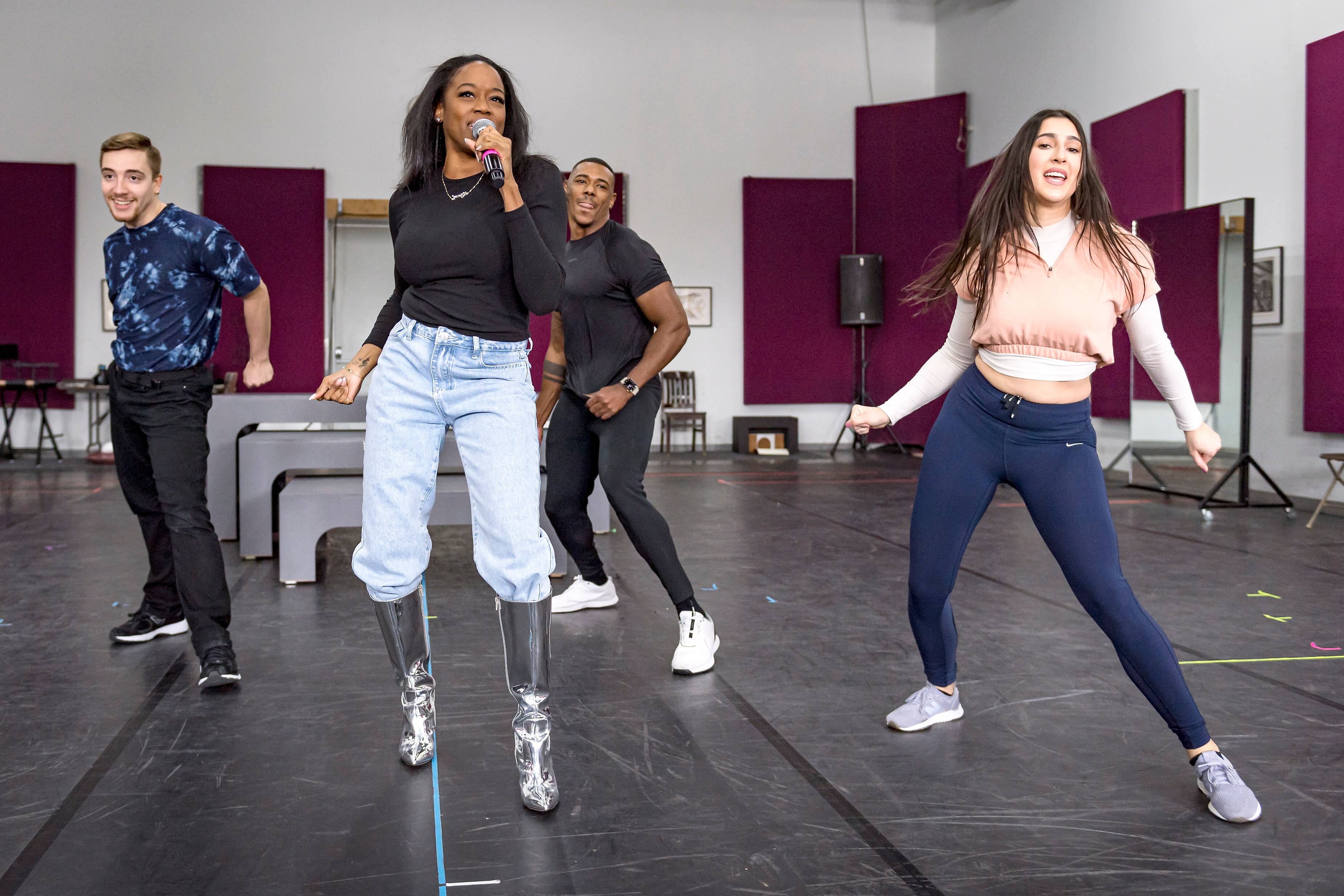 Comédie musicale «Le Bodyguard»: Frédérick De Grandpré et Jennifer-Lee ...