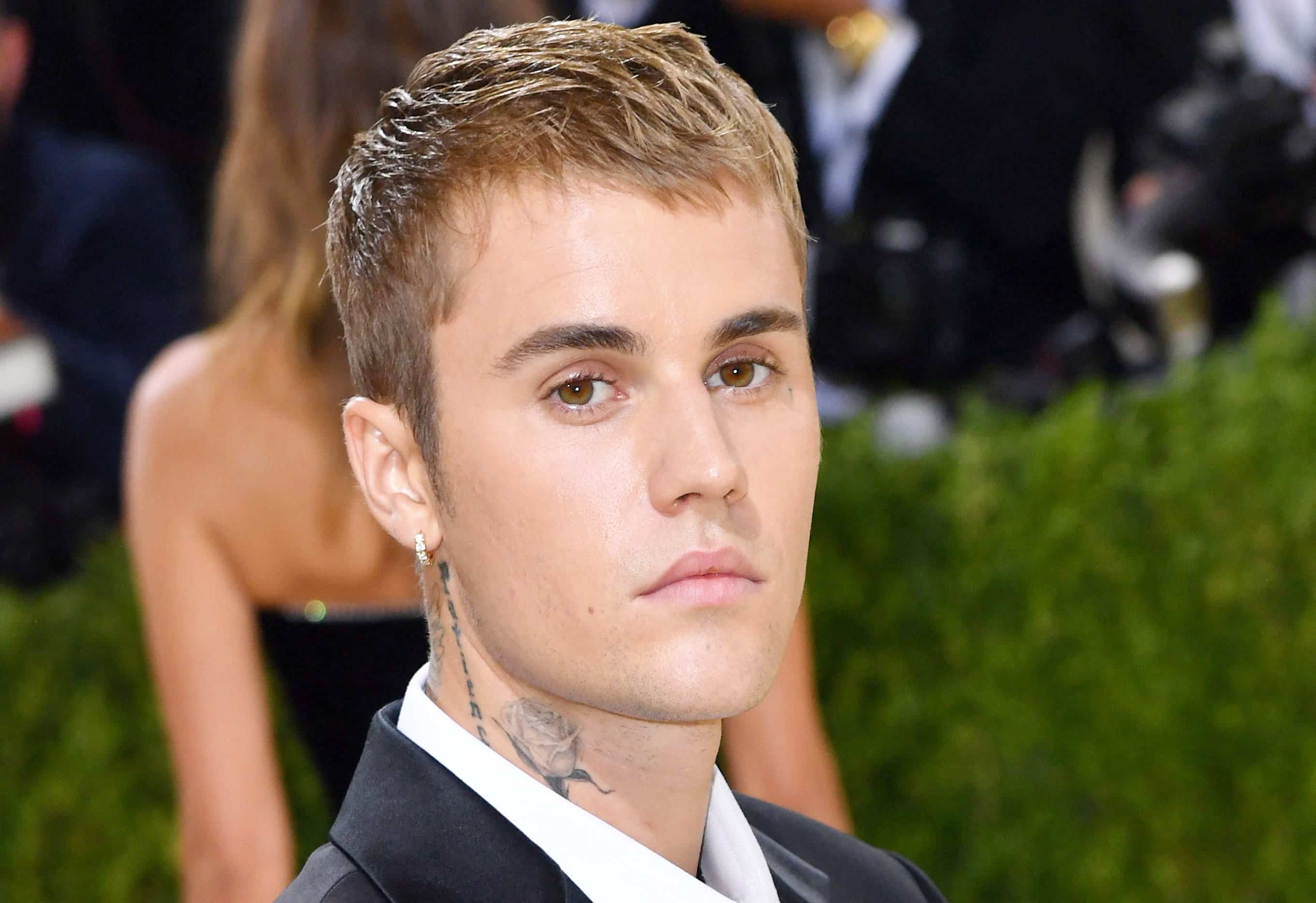 VIDÉO: un faux Justin Bieber monte sur scène pour berner le public et ...