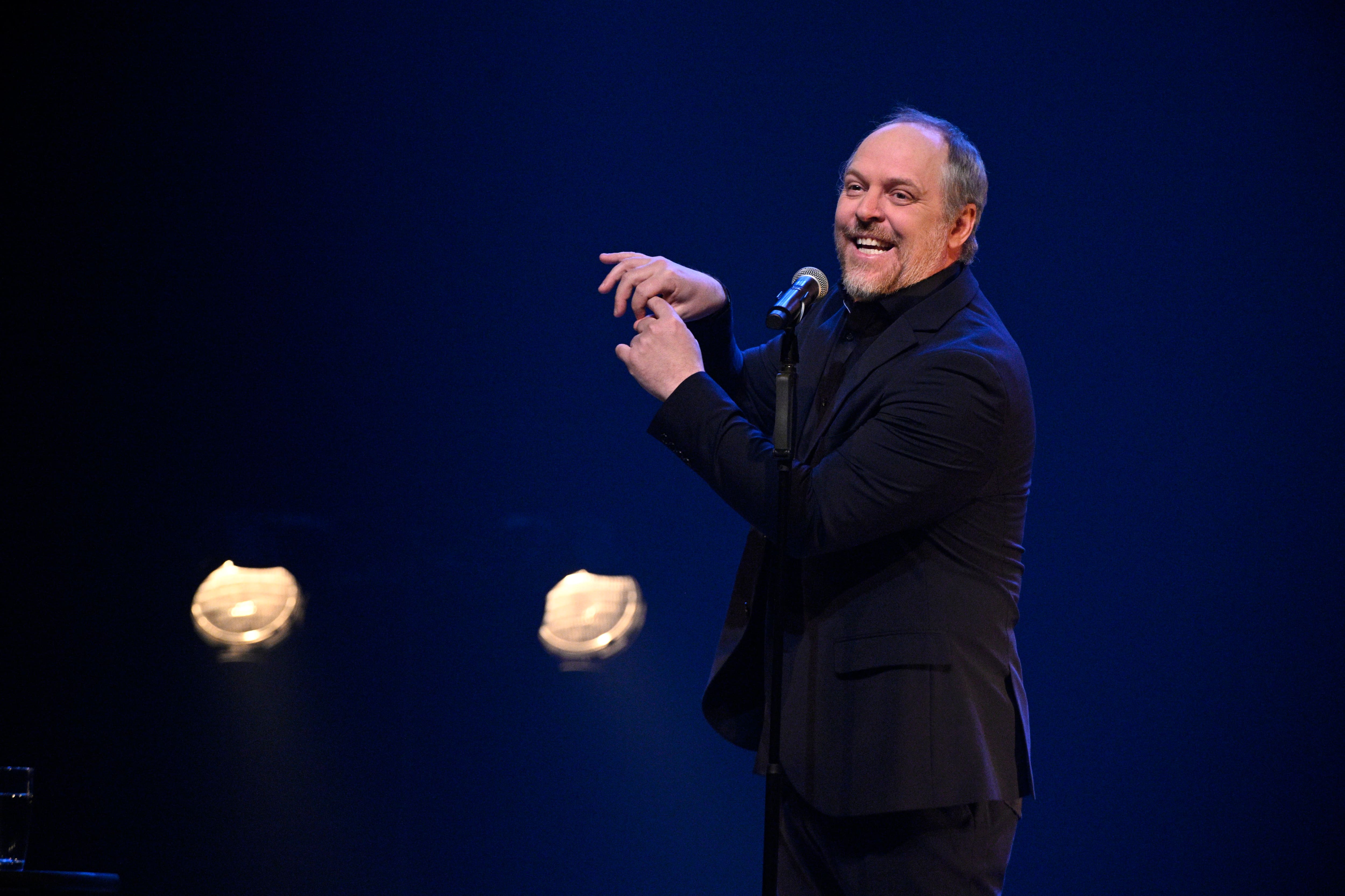 Fabien Cloutier rit de tous nos travers dans son excellent nouveau ...