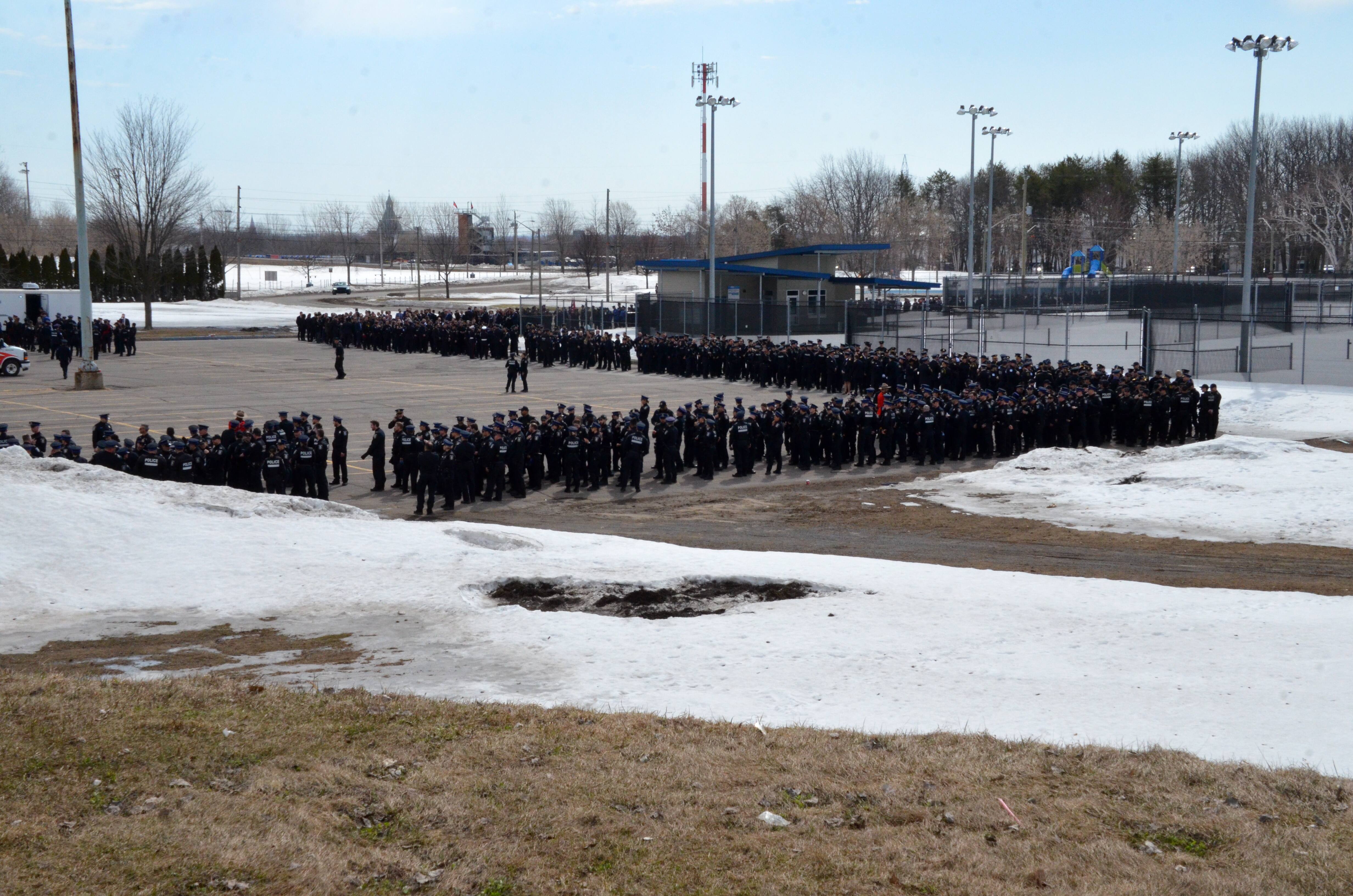 Tuée en service: un dernier hommage à la sergente Maureen Breau | JDM