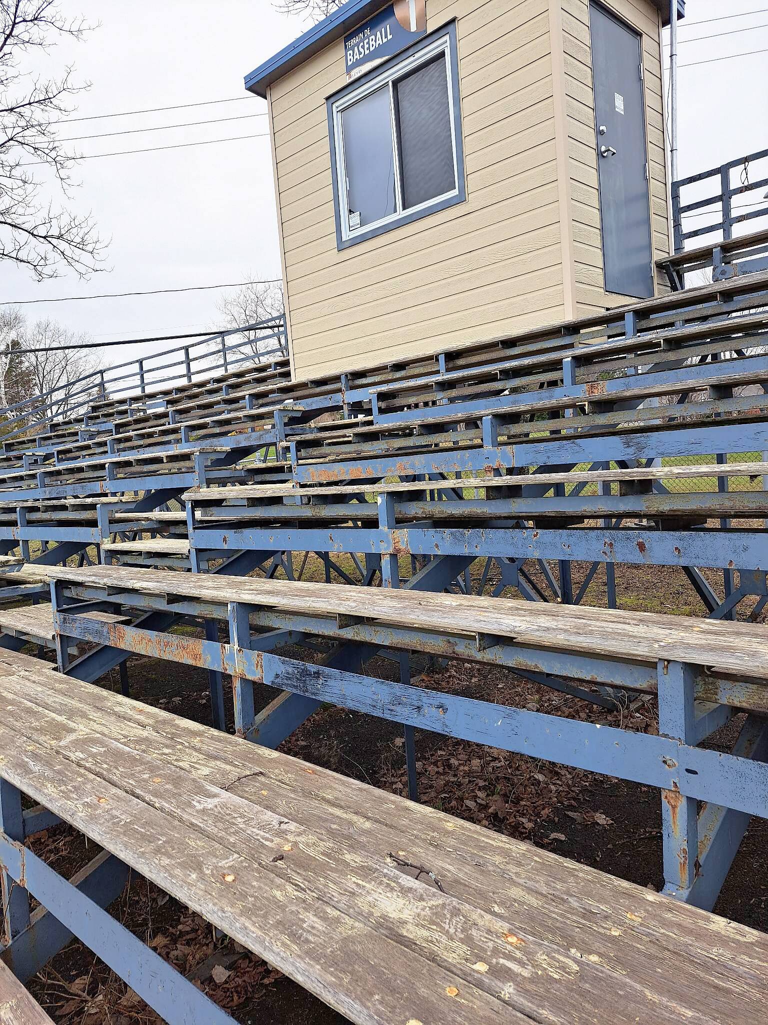 [PHOTOS] Georges Maranda mérite mieux que ce terrain de baseball à ...