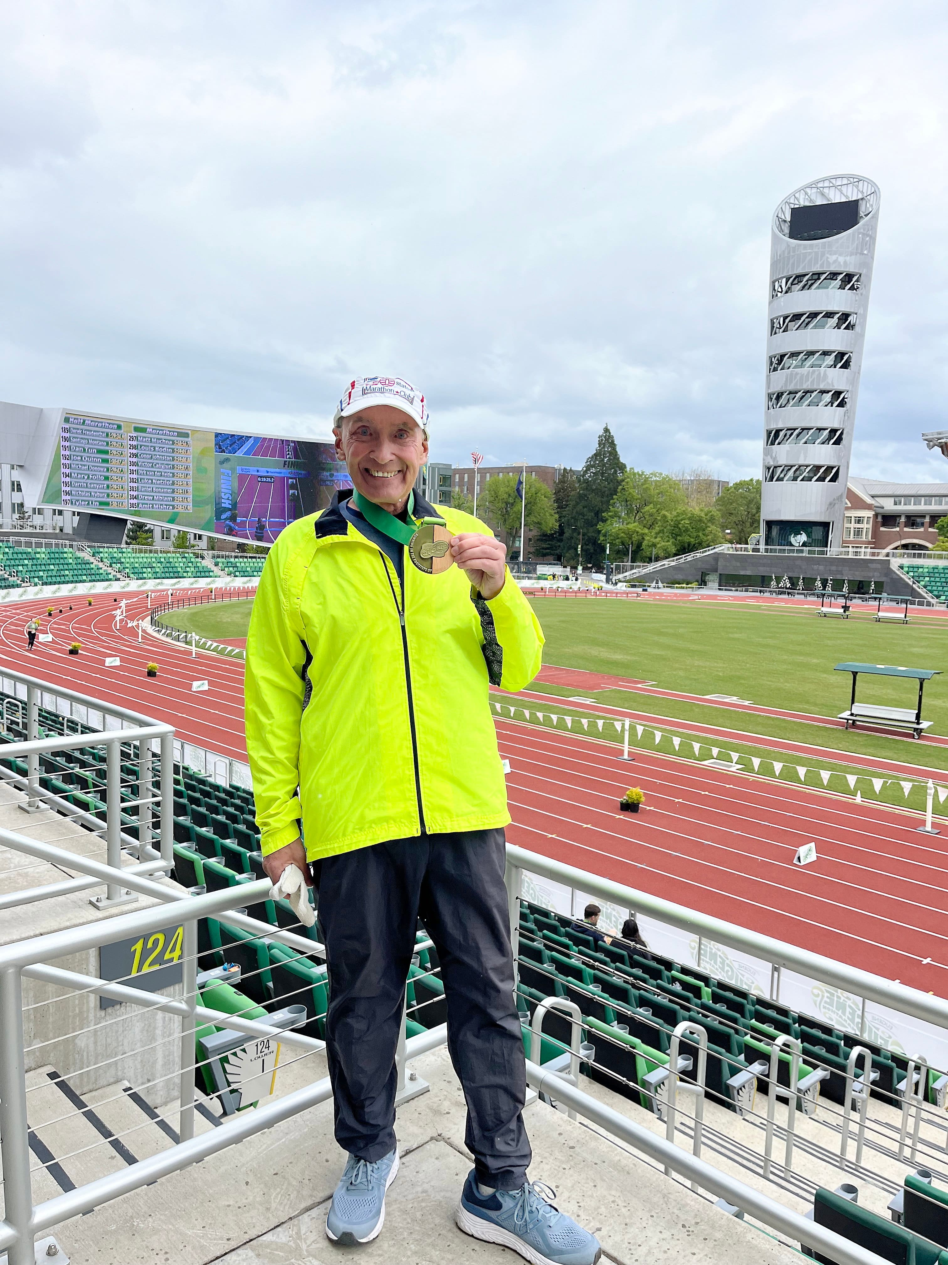 À 67 ans, ce coureur aguerri de Québec fait partie d'un club sélect: il ...