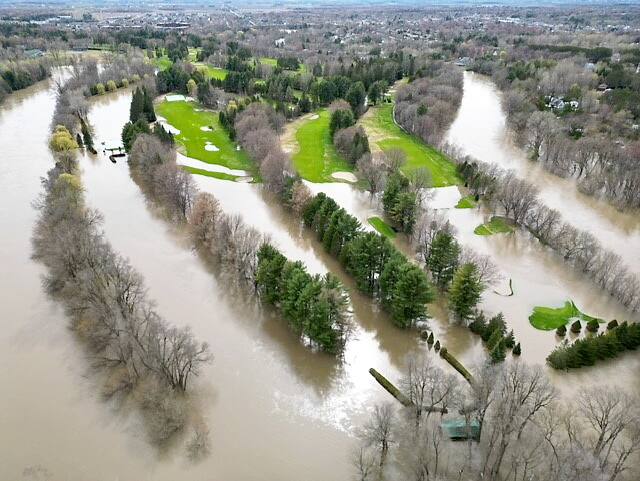 [IMAGES] Des inondations impressionnantes sur des parcours de golf du ...