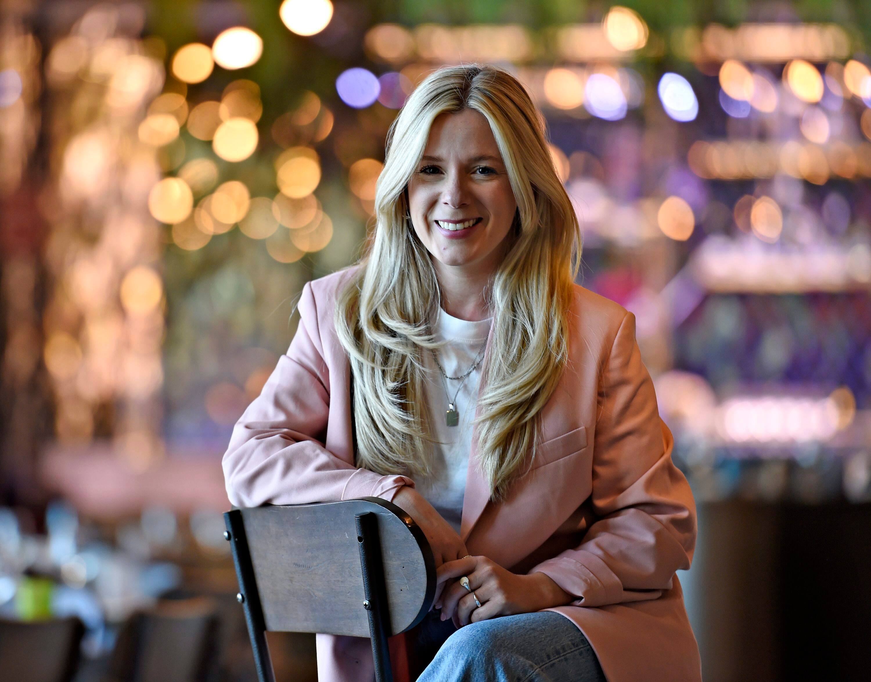 Sarah Couture (@SarahCout): une pionnière sur les réseaux sociaux à ...