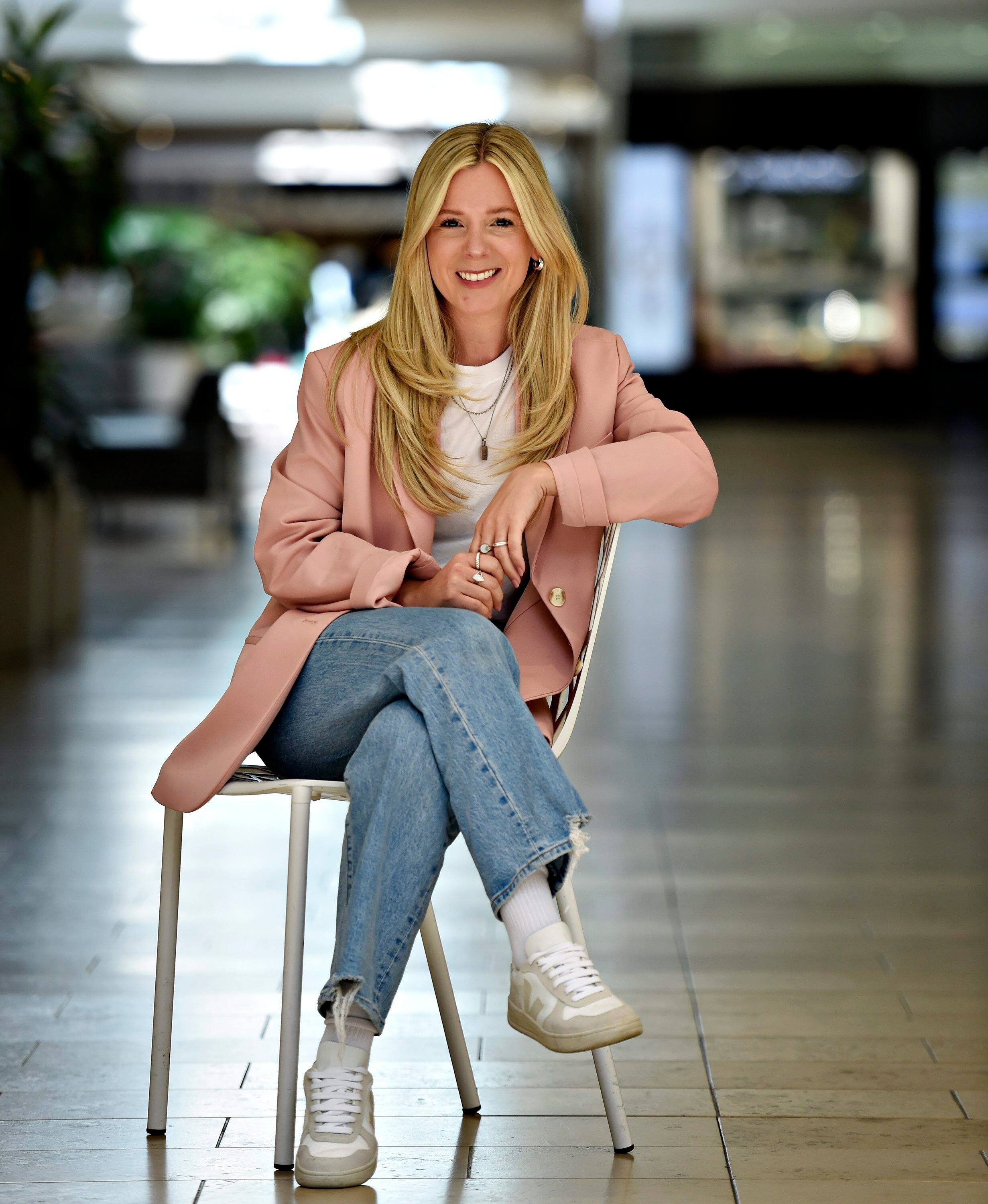 Sarah Couture (@SarahCout): une pionnière sur les réseaux sociaux à ...