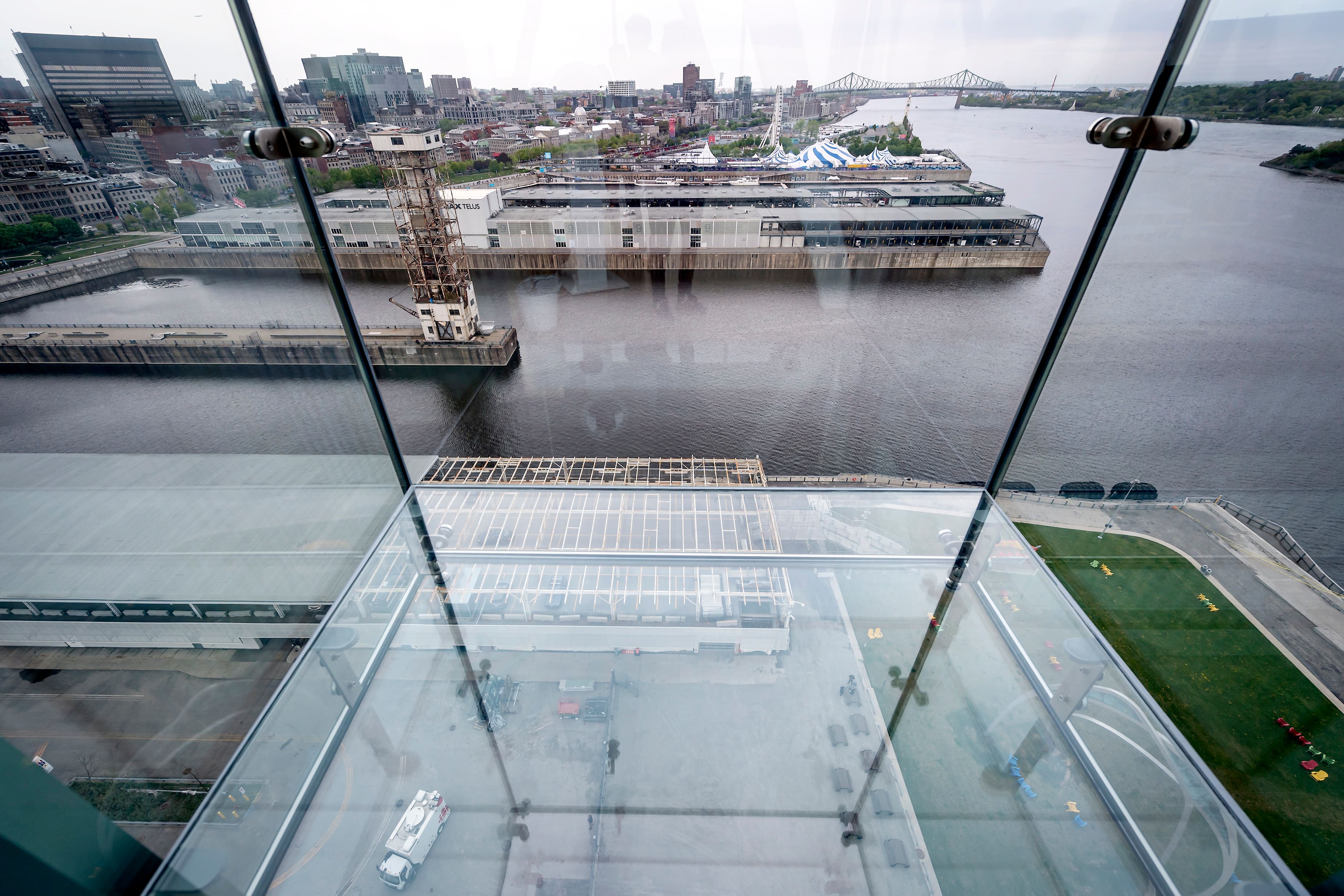 Une Tour du Port de Montréal flambant neuve pour zieuter la silhouette ...