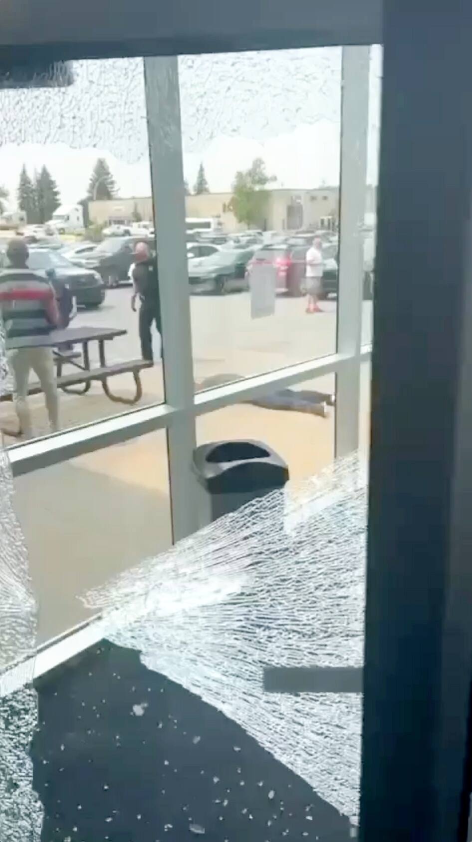 [VIDÉO] Un témoin a filmé le corps inanimé du mafieux Francesco Del ...