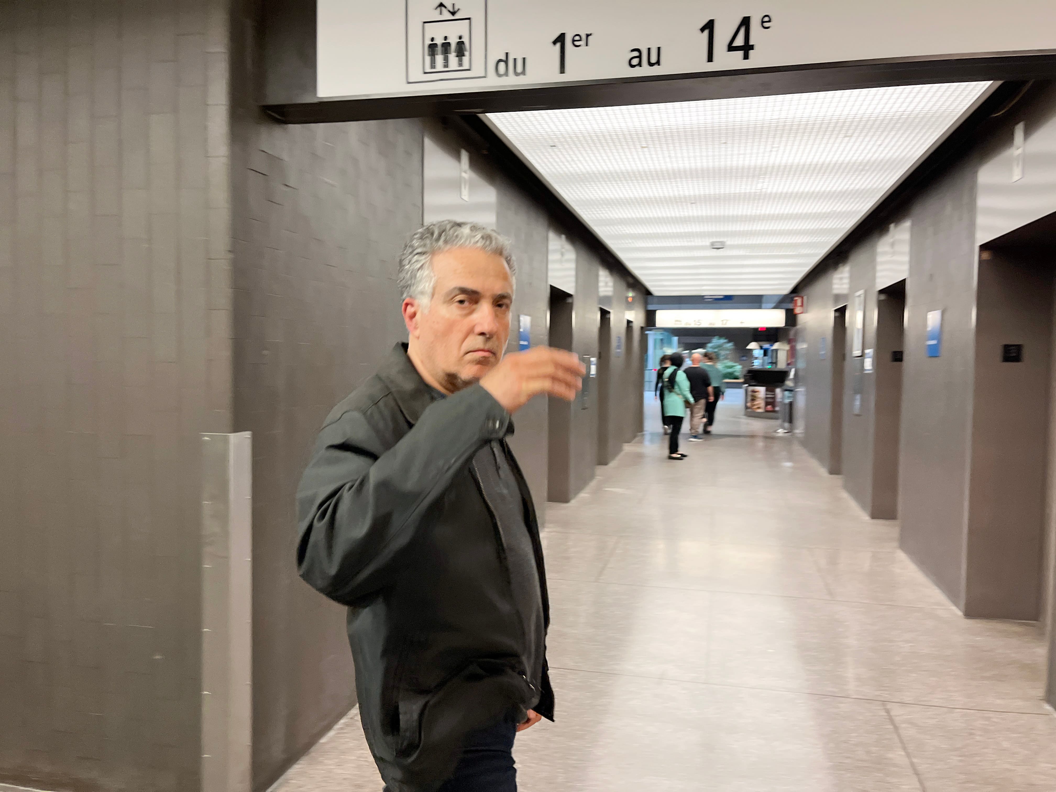 Ex-employé de banque qui a fraudé un aîné : Il se plaint de ne plus ...