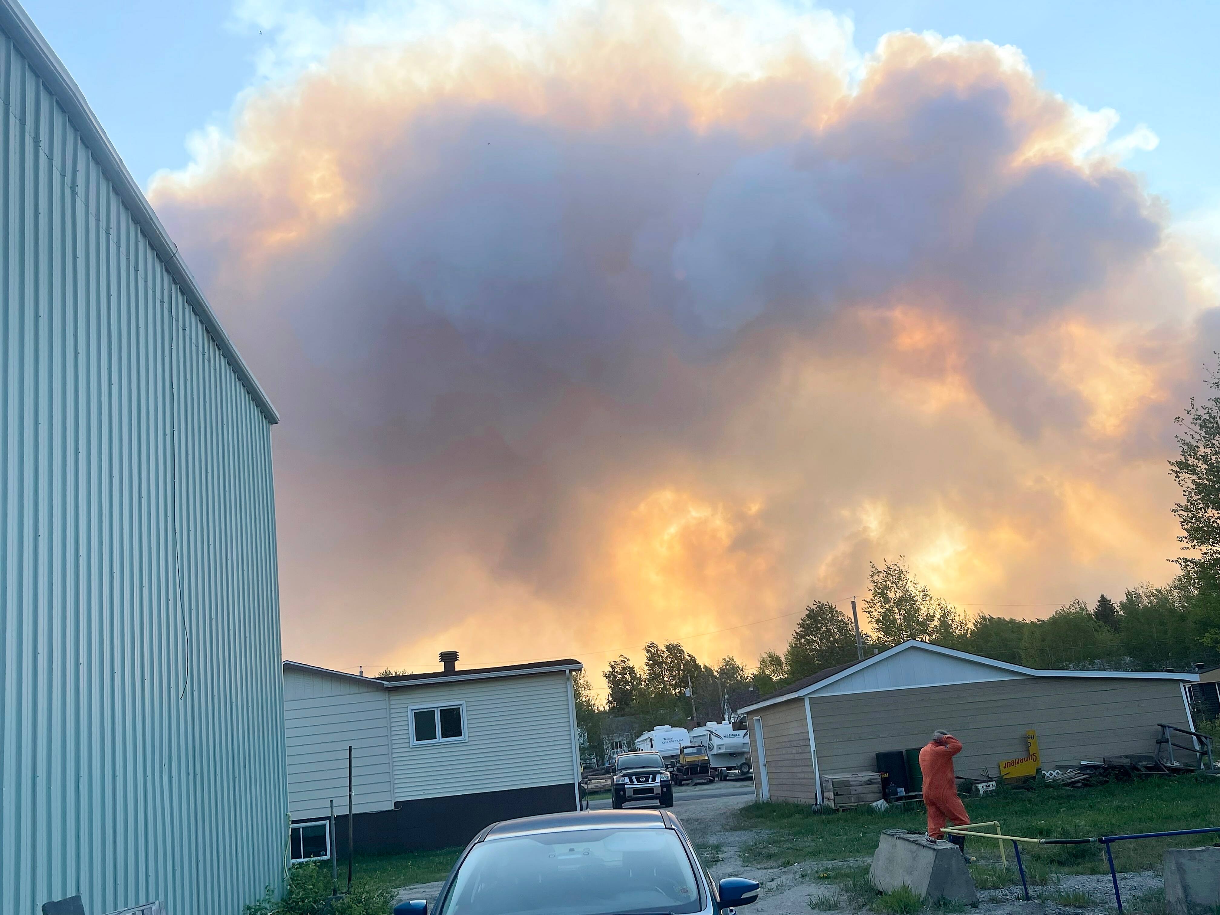 Normétal: ces pompiers volontaires au front pour défendre leur village ...
