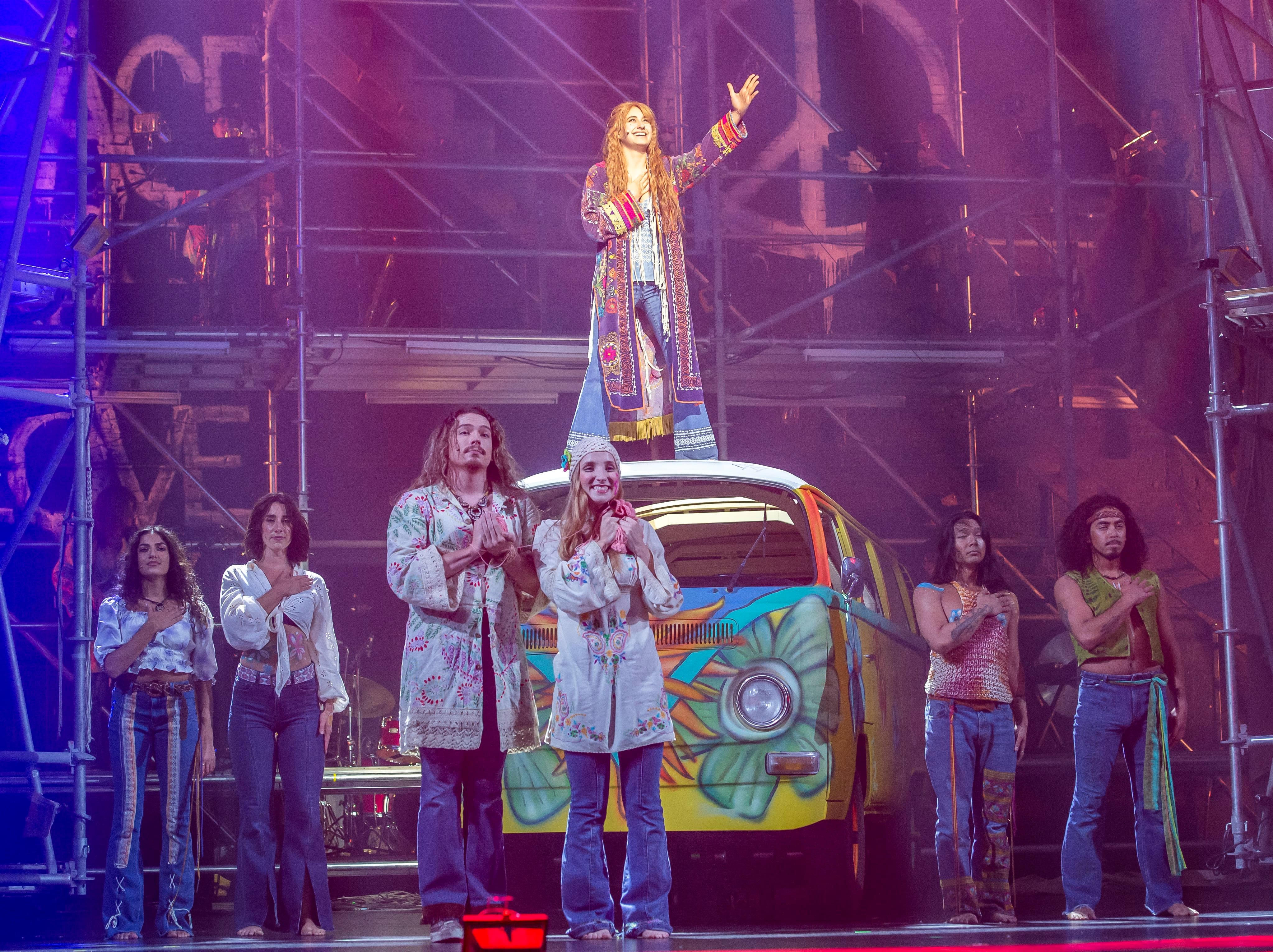 Juste pour rire propose avec «Hair» une comédie musicale sexy, assumée ...