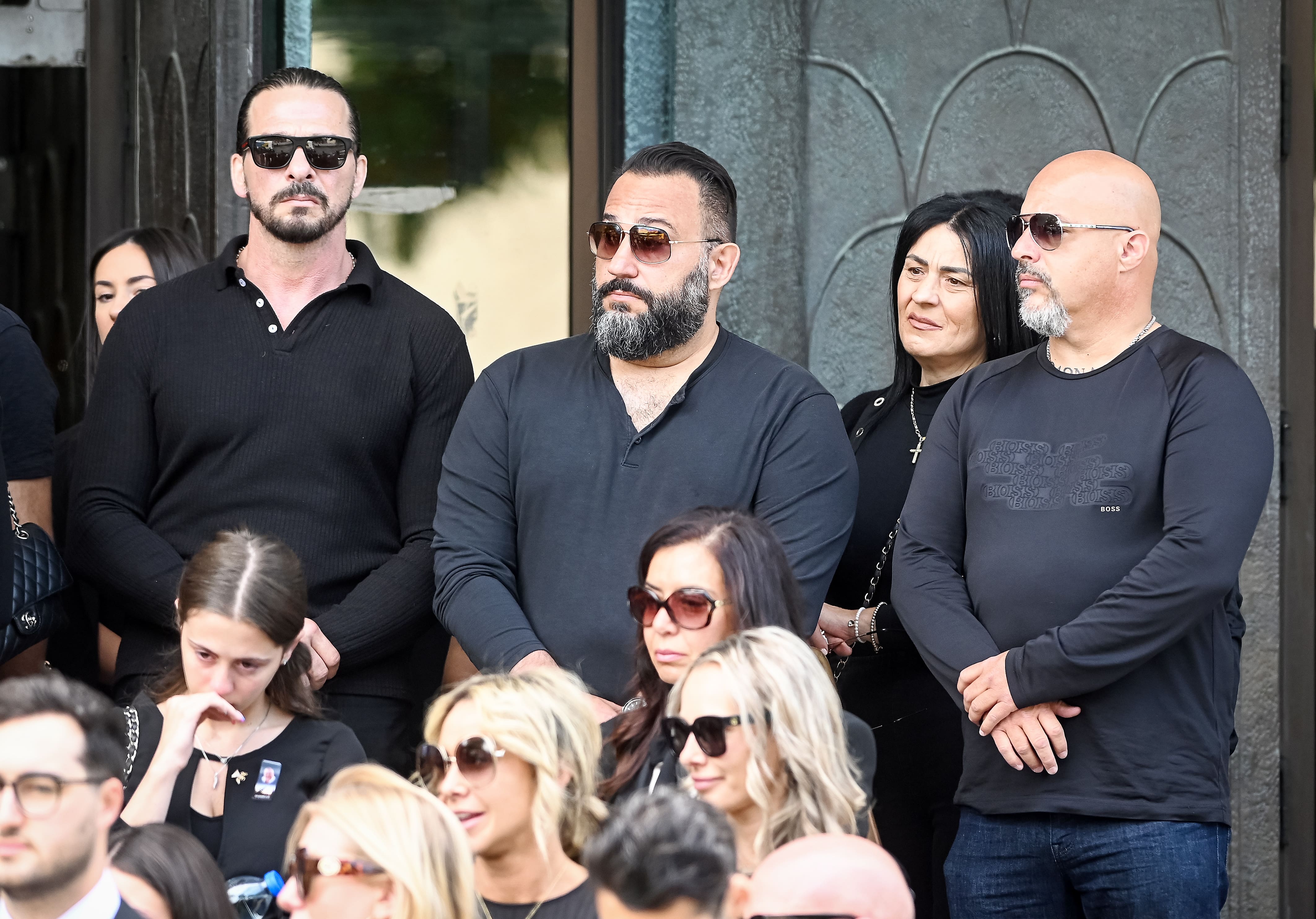 [PHOTOS] Le chef des Hells aux funérailles du mafieux Francesco Del Balso | JDM