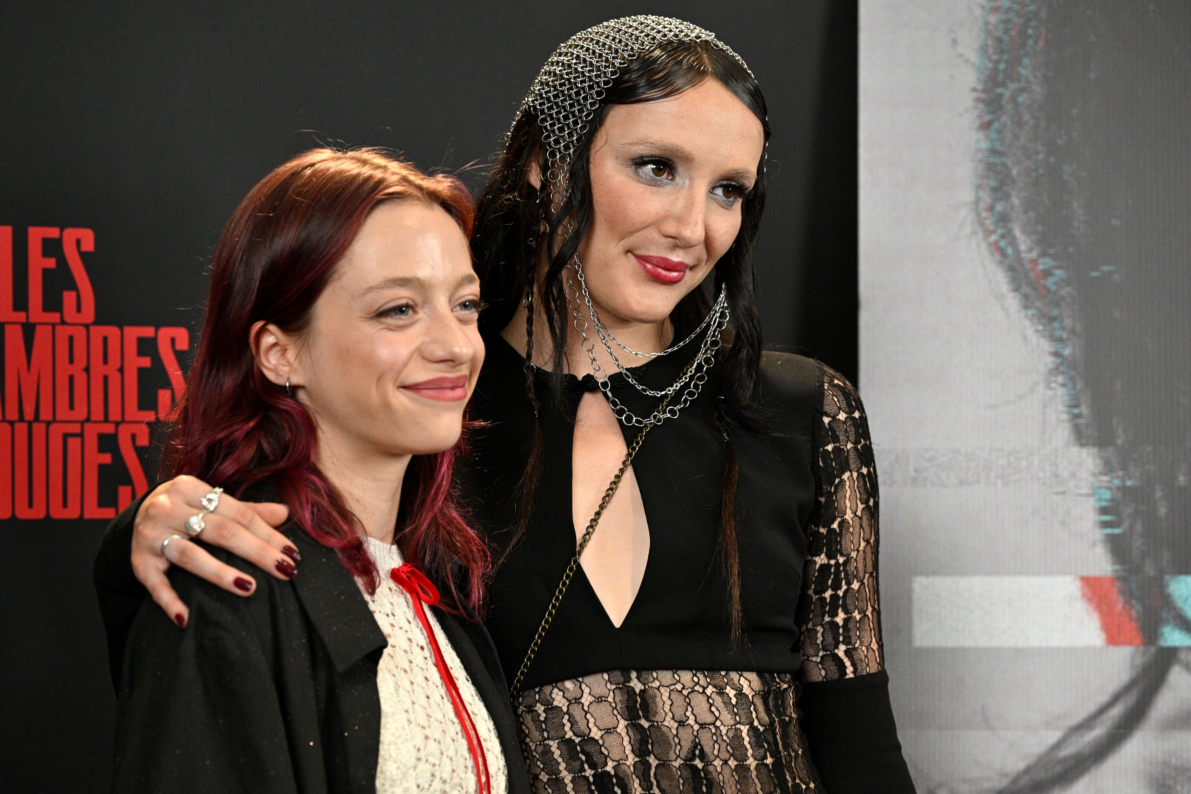 [PHOTOS] Laurie Babin et Juliette Gariépy sombres et élégantes pour la ...