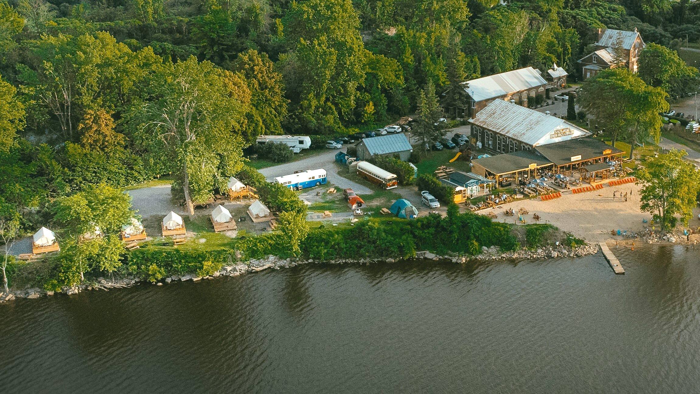Le Village des écluses, une halte animée au bord du lac Saint-Louis | JDM