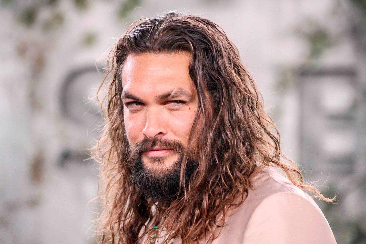 Jason Momoa demande au public de ne pas se rendre à Maui | JDQ