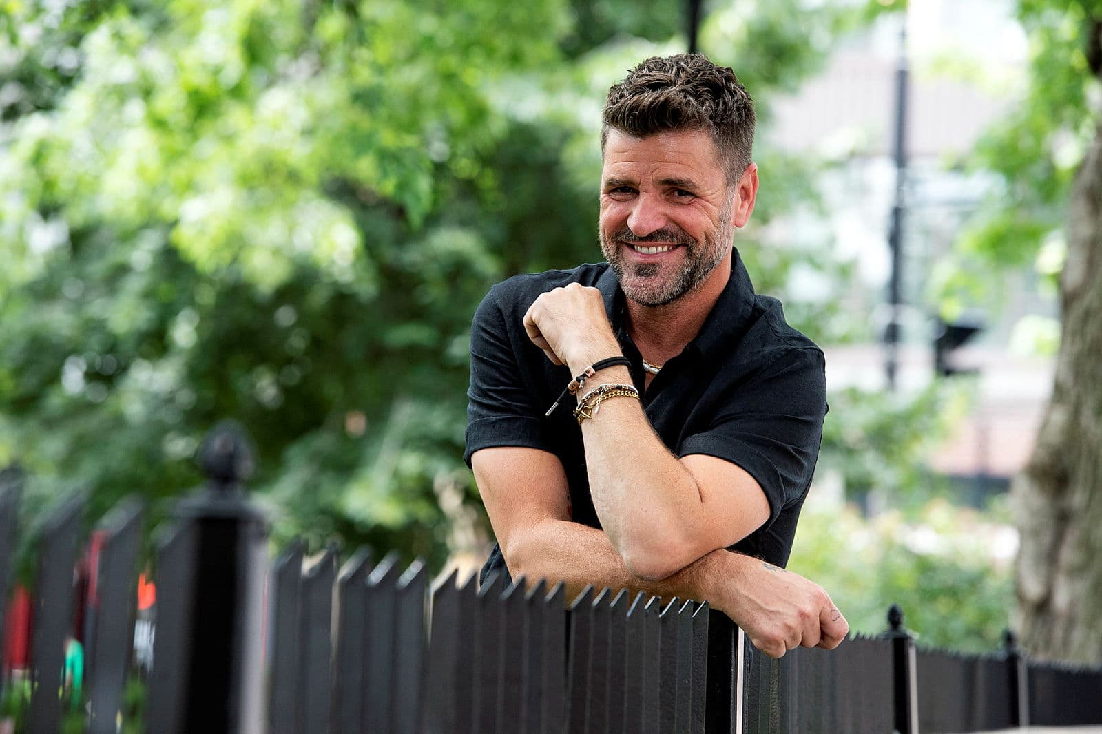 «J’ai vécu de belles histoires avec eux»: Marc Dupré fera des blagues sur Céline et René sur ...