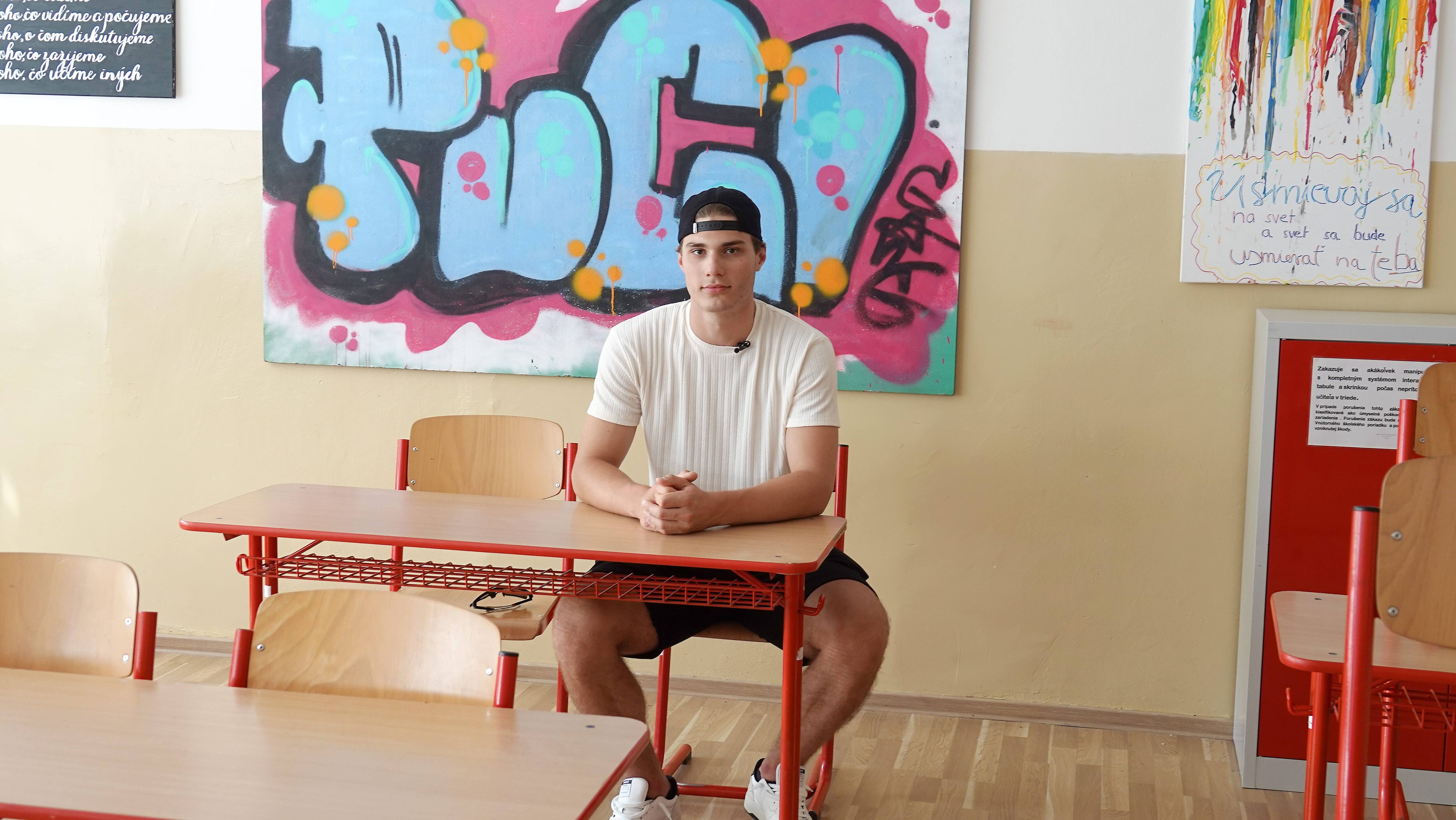 [EN PHOTOS] Notre journée avec le joueur du Canadien Juraj Slafkovsky dans sa ville natale de ...