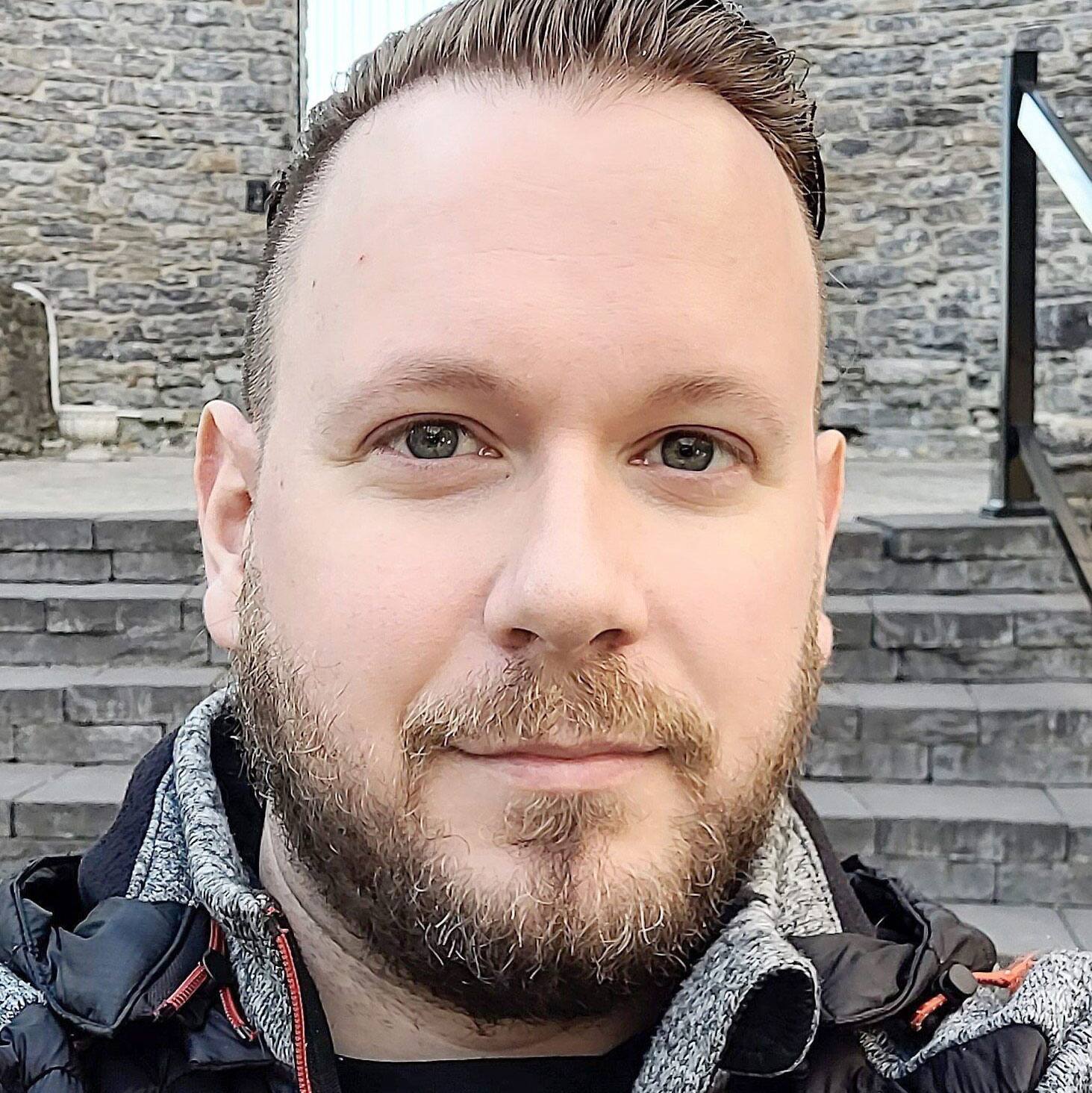 Voici 12 auteurs québécois à découvrir pour la journée «Achetez un ...