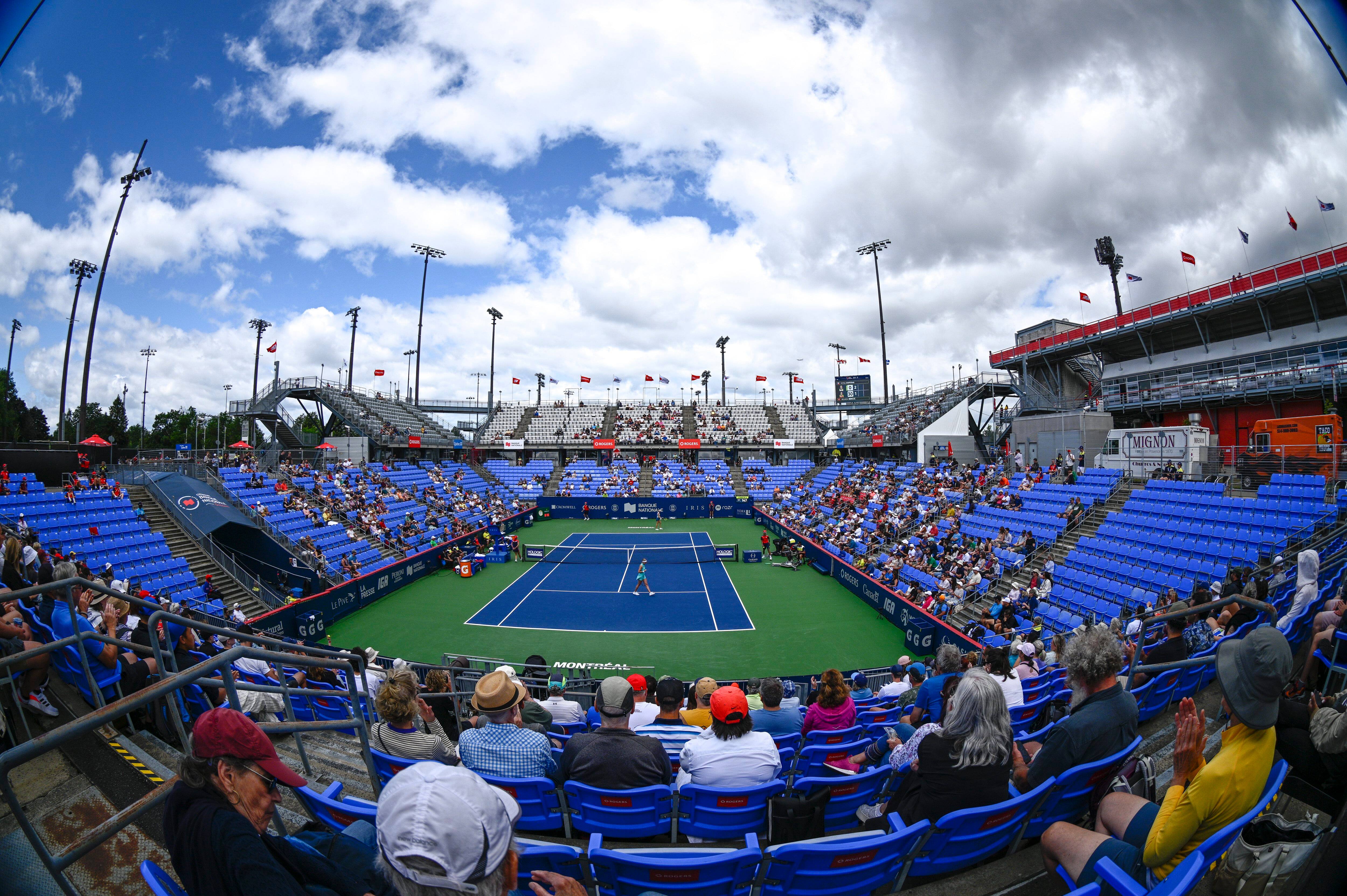 Match de basketball au Stade IGA: une première au Canada | JDM