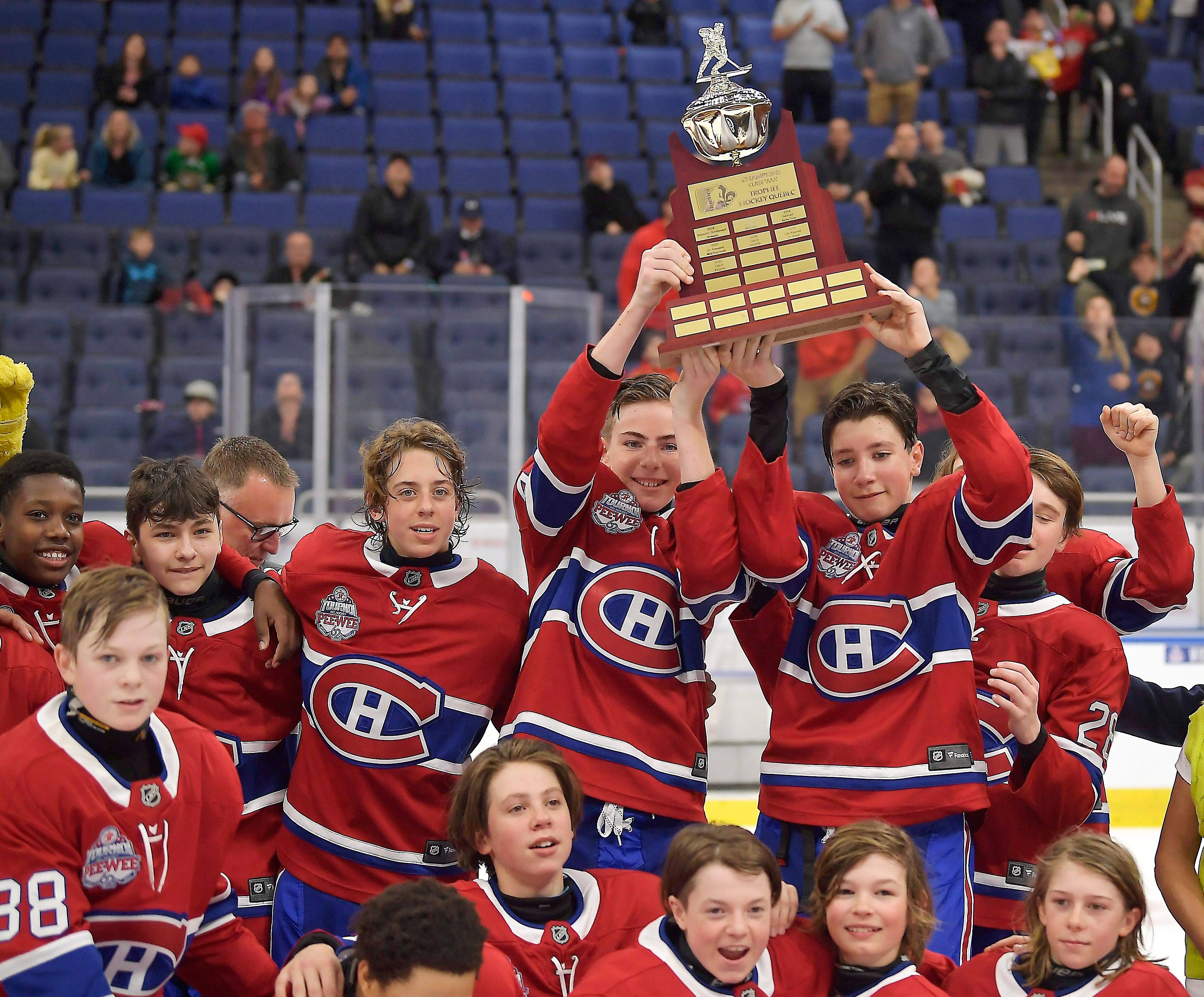 Le meilleur joueur de 15 ans au Québec hésite entre la LHJMQ et la NCAA ...
