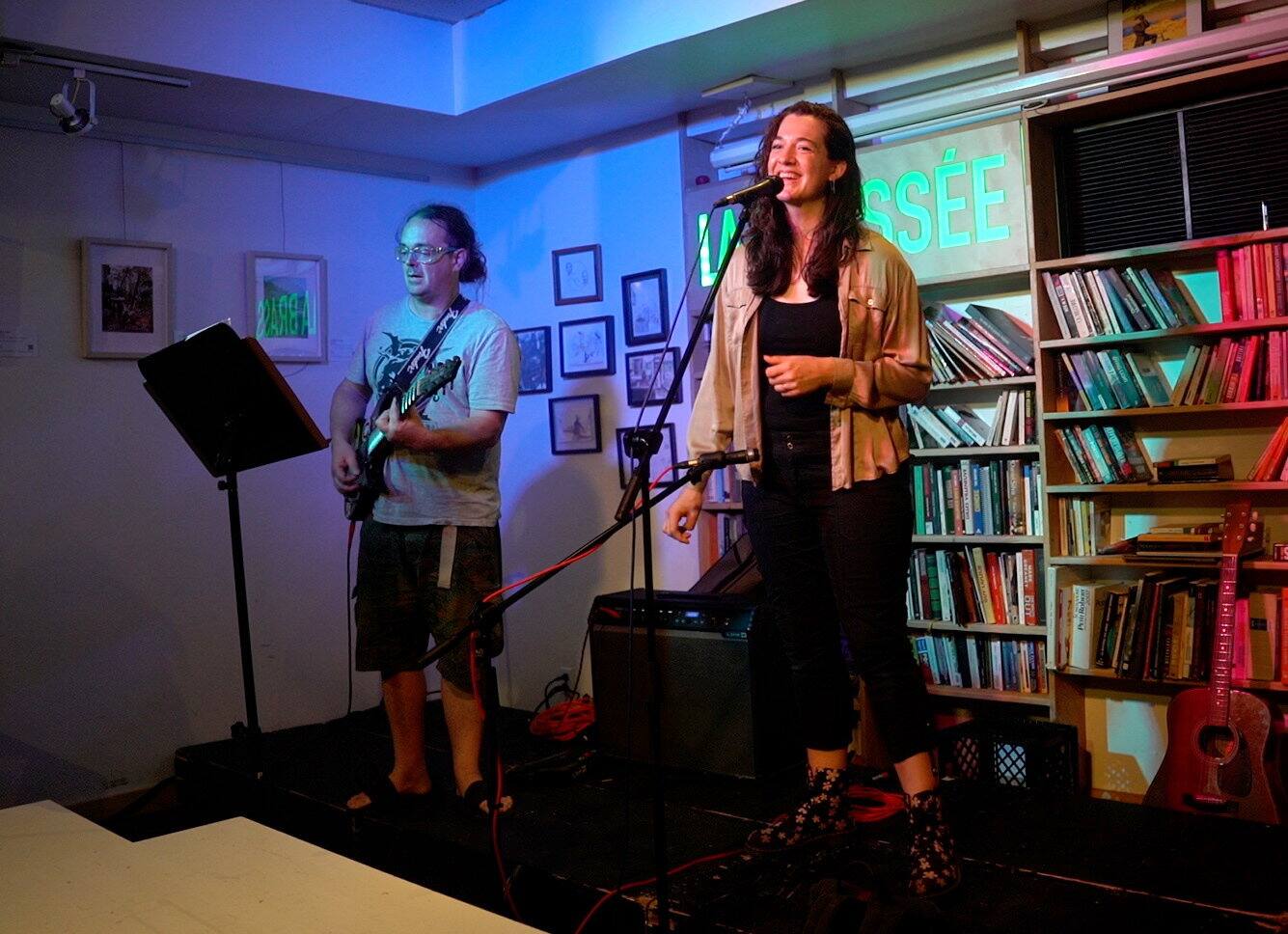 Une Américaine reprend les Cowboys Fringants en anglais: «Les Québécois ...