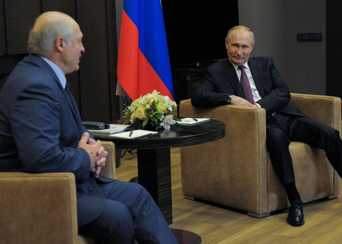 Poutine reçoit Loukachenko en pleine crise avec les Européens | JDM