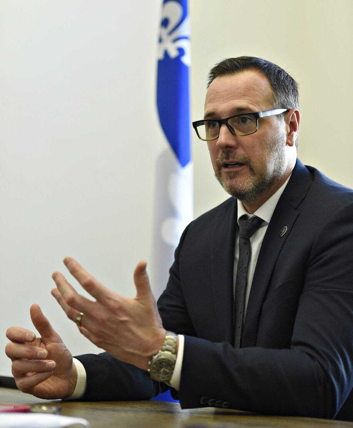 «Capitaine Canada» contre «Capitaine Québec»: Legault, meilleur que ...