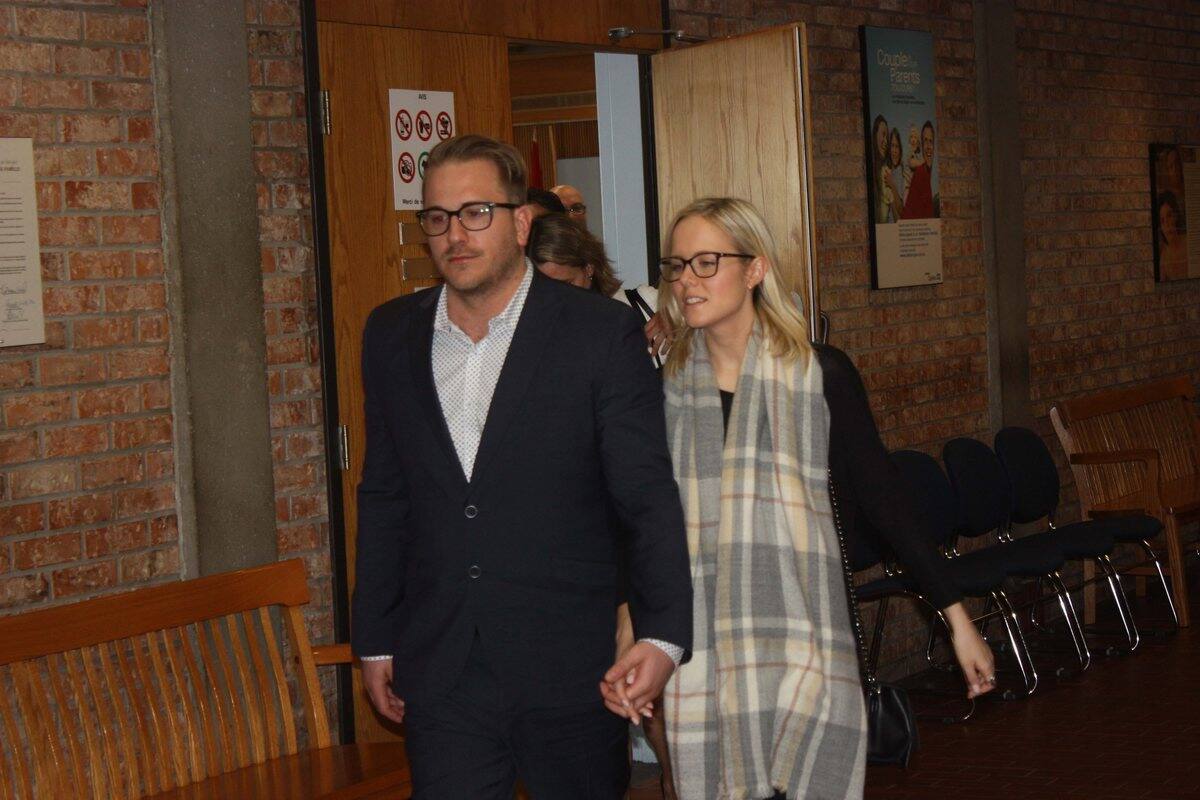 Condamné pour une agression sexuelle, le chanteur Midaz lance une ...