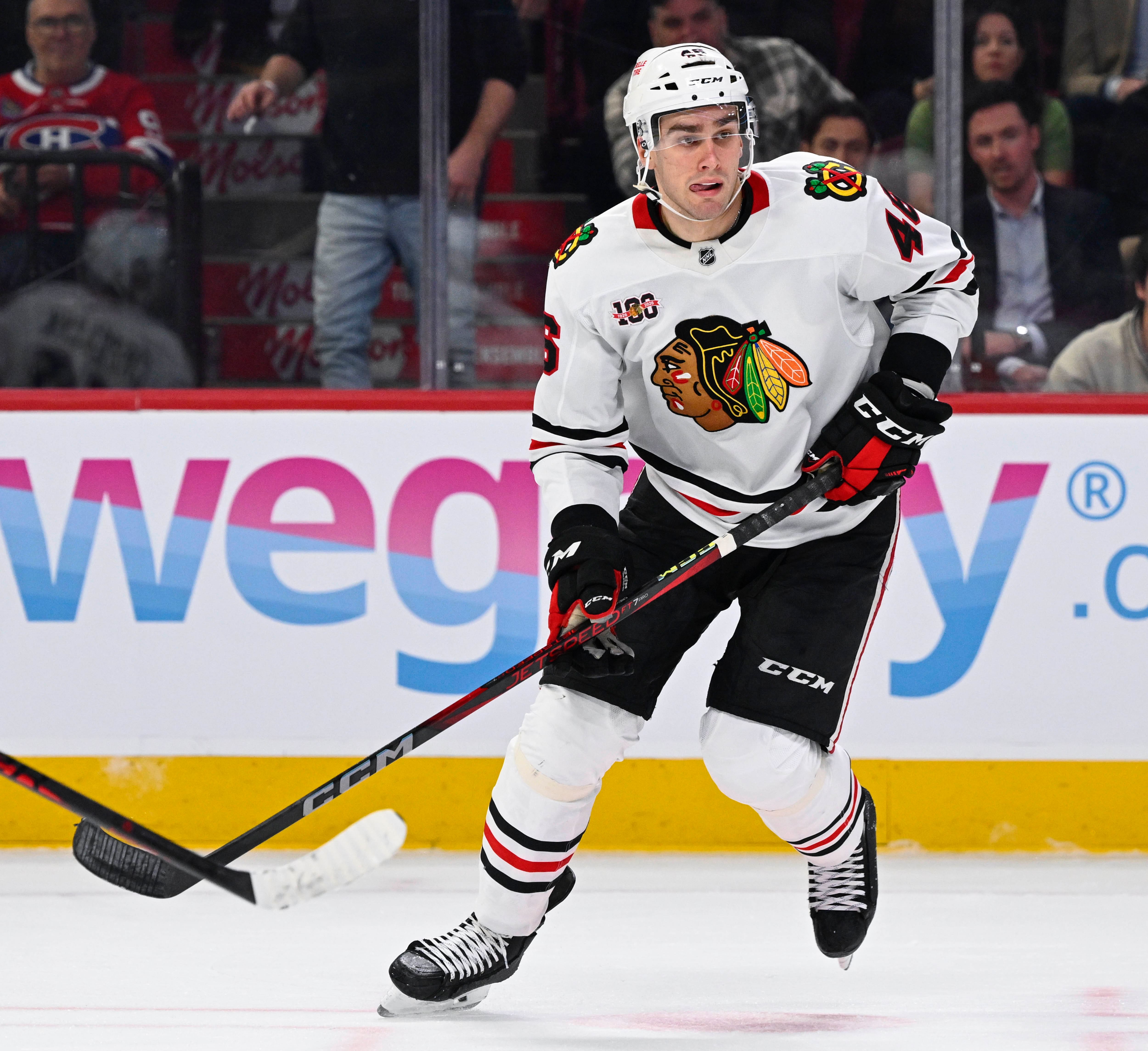 Un virus fait du mal aux Blackhawks: le Québécois Louis Crevier a perdu ...