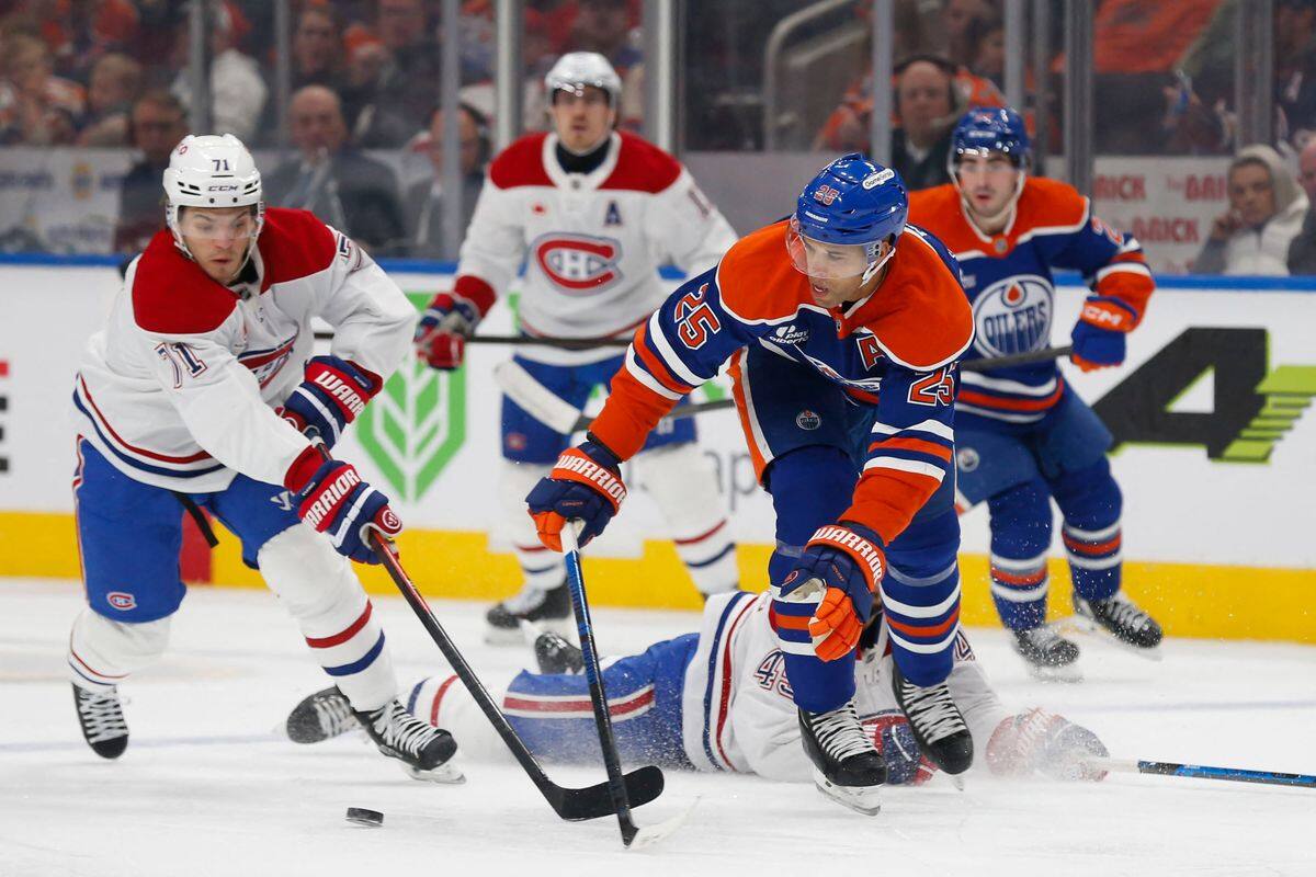 Martin St-Louis et ses joueurs pointent les arbitres du doigt pour la ...