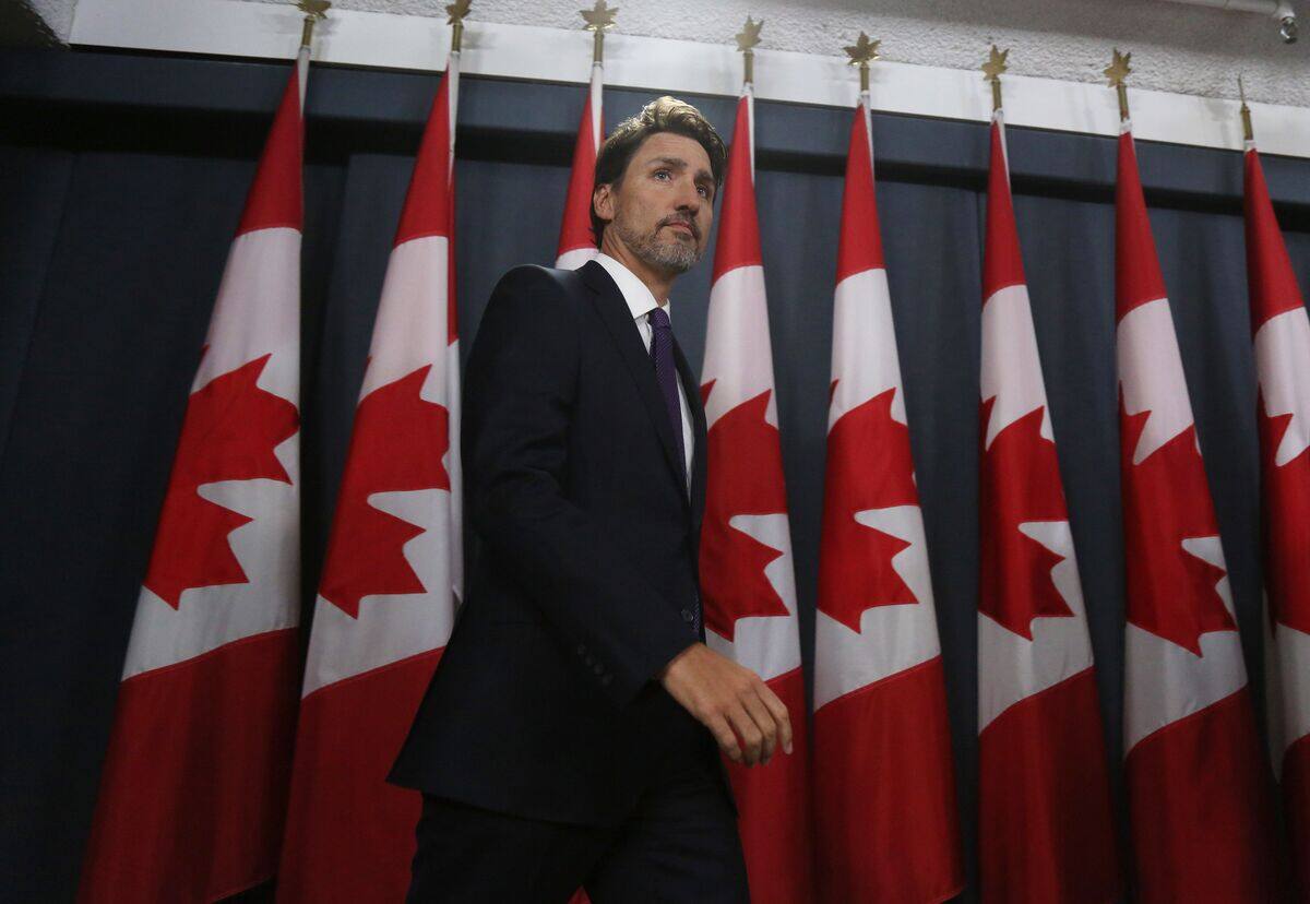 Justin Trudeau a maintenant une barbe et la voici sous plusieurs angles ...