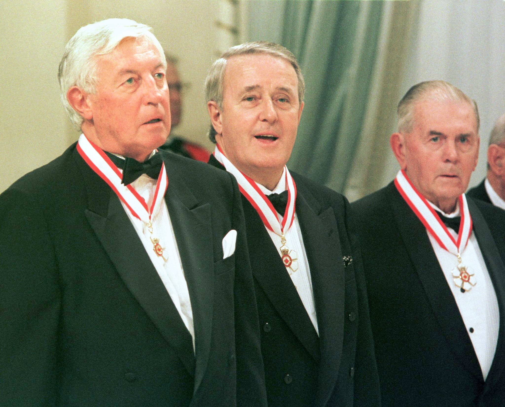 Voici des photos marquantes de la vie et de la carrière de Brian ...
