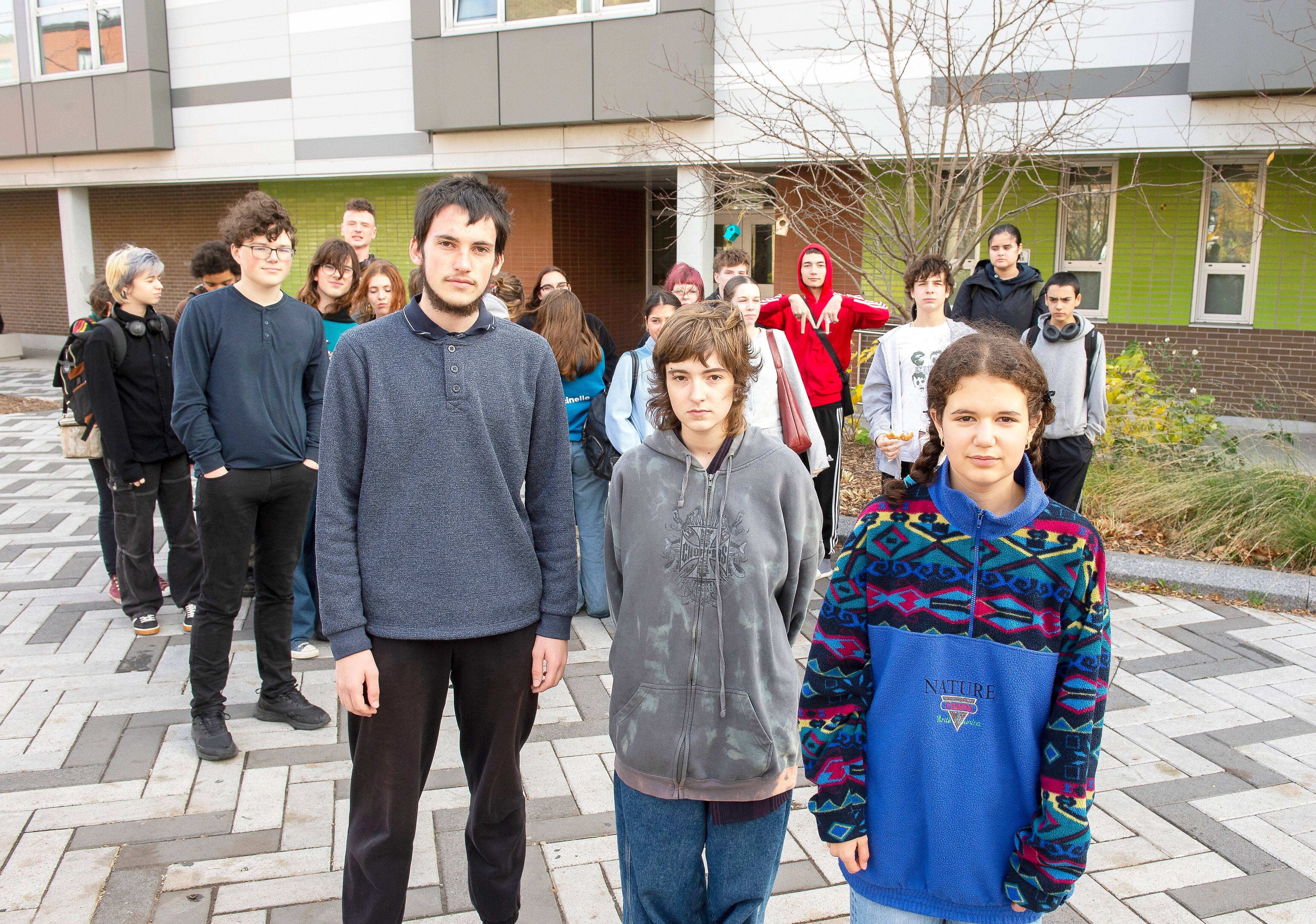 «Je suis allée voir la direction une cinquantaine de fois»: des élèves ...