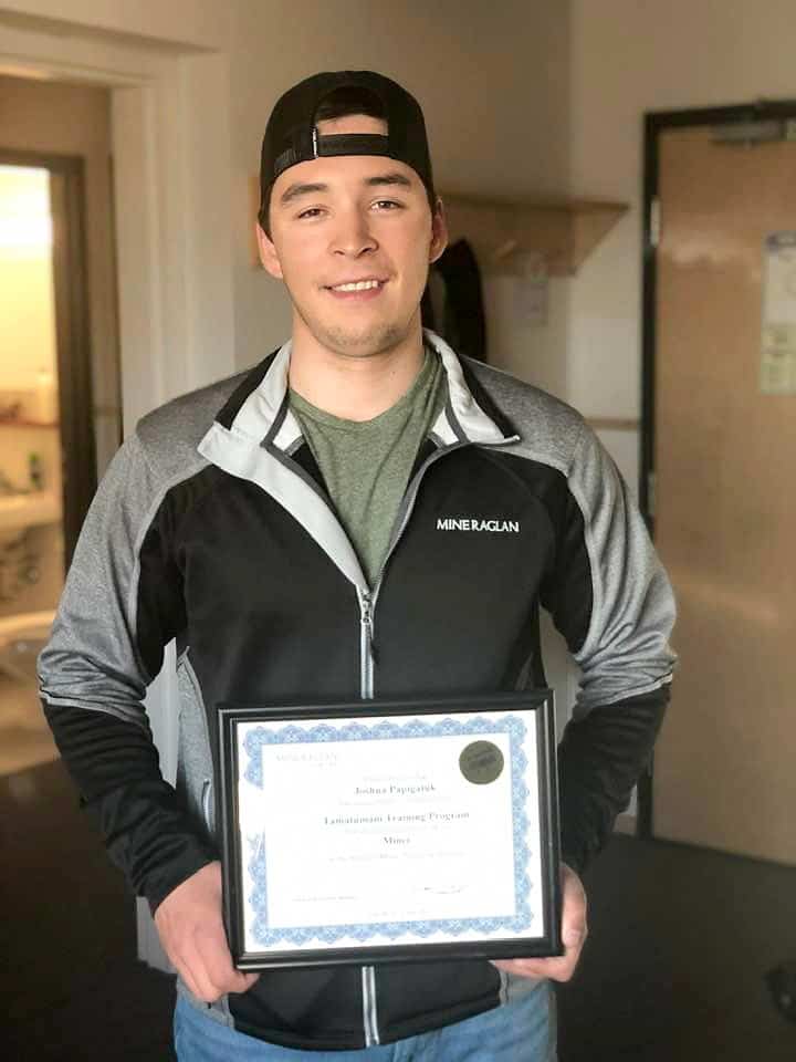 Un jeune Inuk abattu par la police à Salluit et son jumeau blessé | JDQ