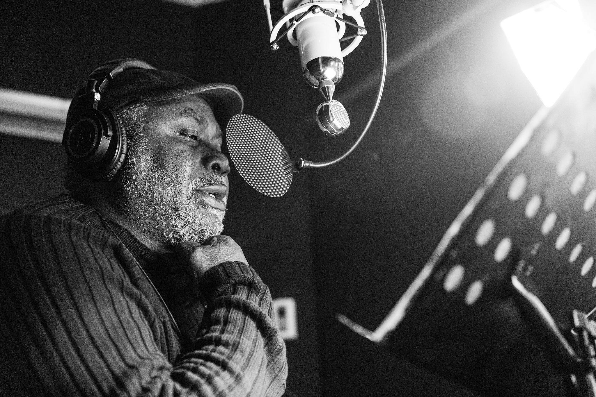 Maka Kotto chante un hommage à sa mère décédée sur son nouvel album jazz | JDM