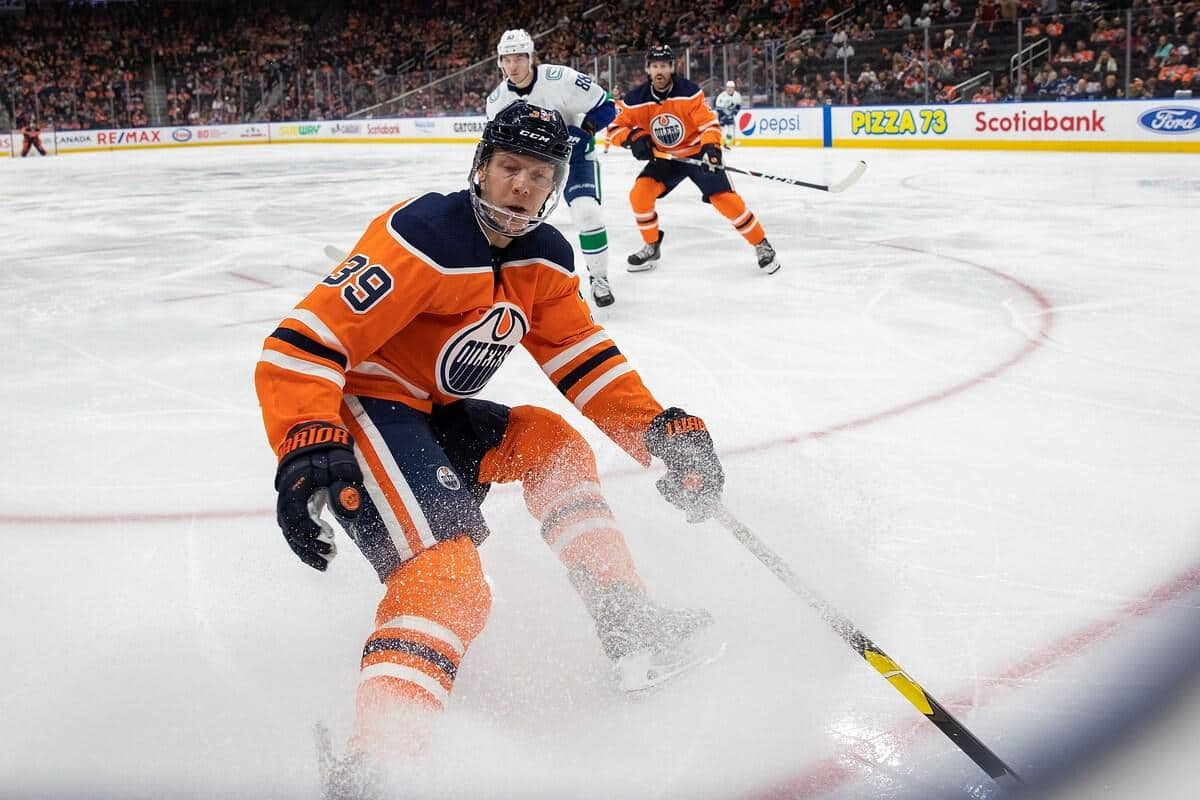 Alex Chiasson pourrait quitter les Oilers - TVA Sports
