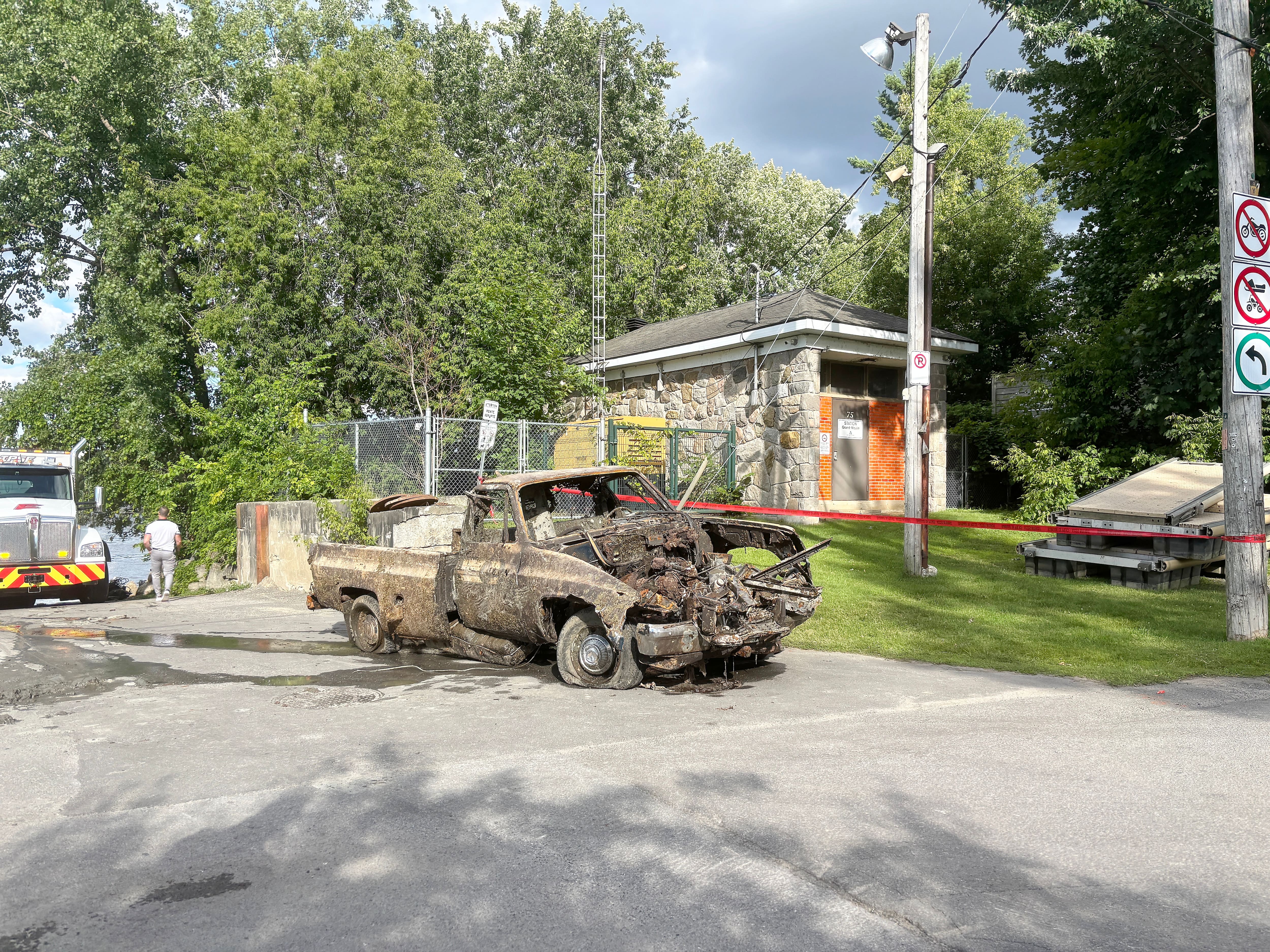 Le véhicule de Robert St-Louis repêché dans la rivière des Mille Îles | JDQ