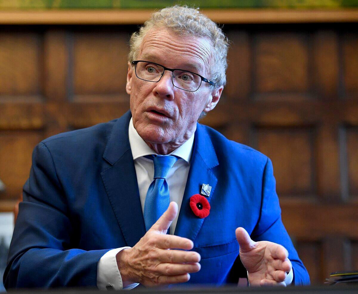 Jean Boulet hérite officiellement de l’Immigration | JDQ