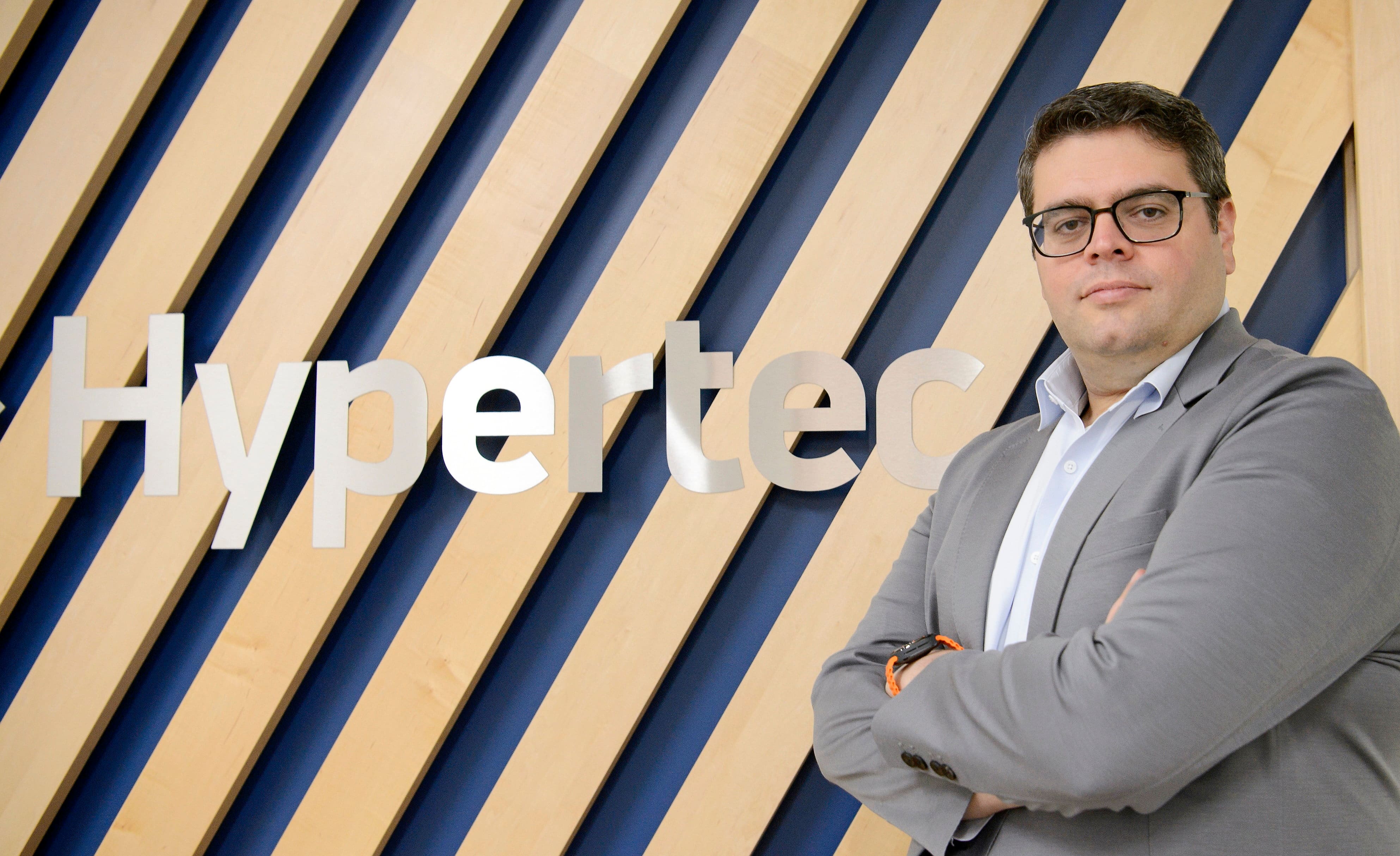 Hypertec: des projets d’«usines d’IA» partout dans le monde, mais pas ...