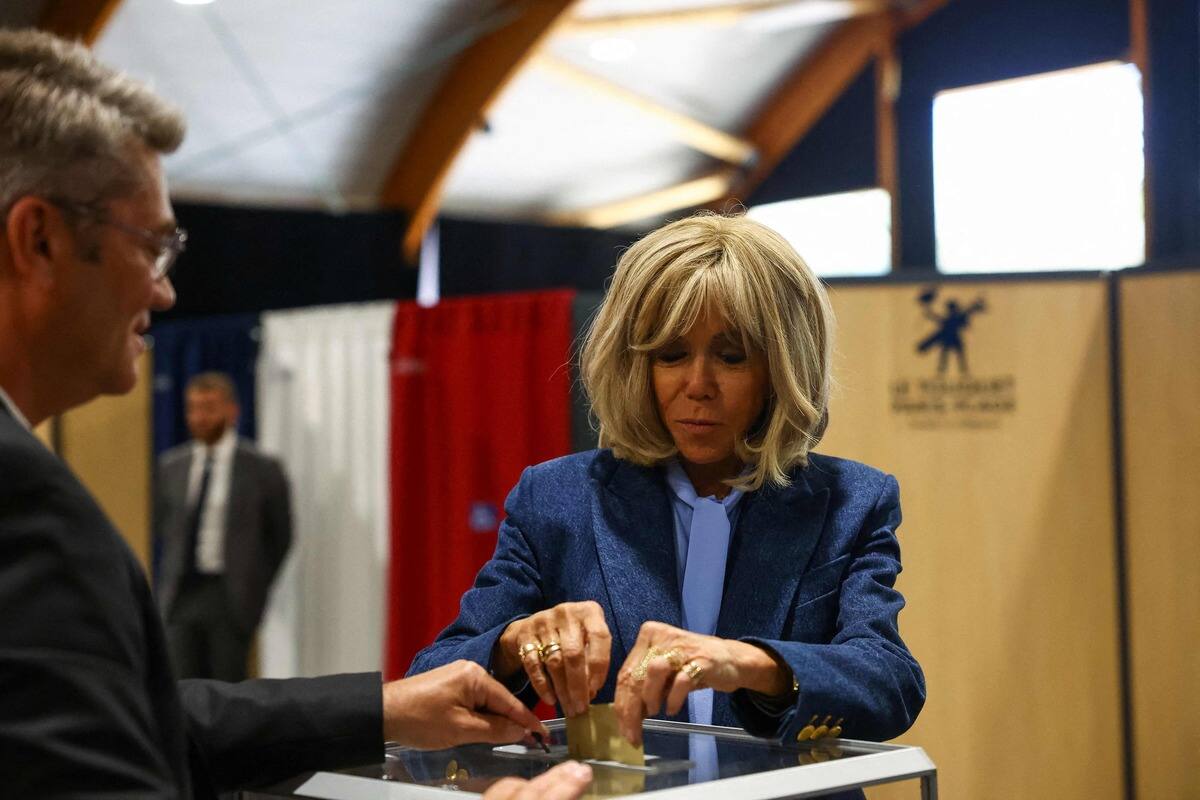 Brigitte Macron femme transgenre: deux femmes jugées en France | JDQ